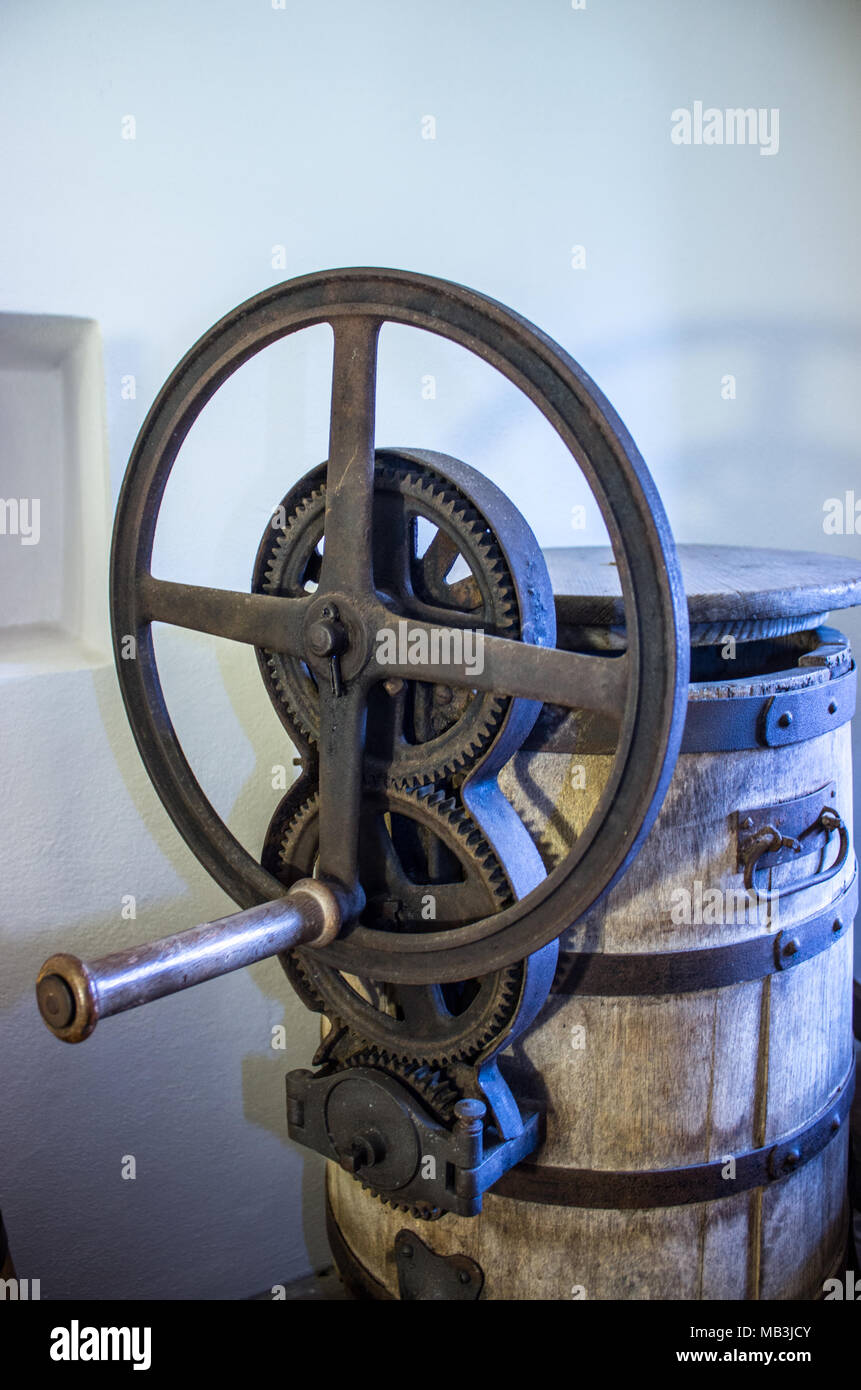 Laundry Press High Resolution Stock Photography and Images - Alamy