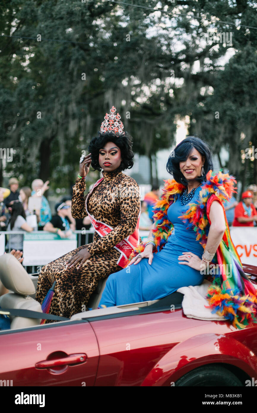 Drag queens hi-res stock photography and images - Alamy