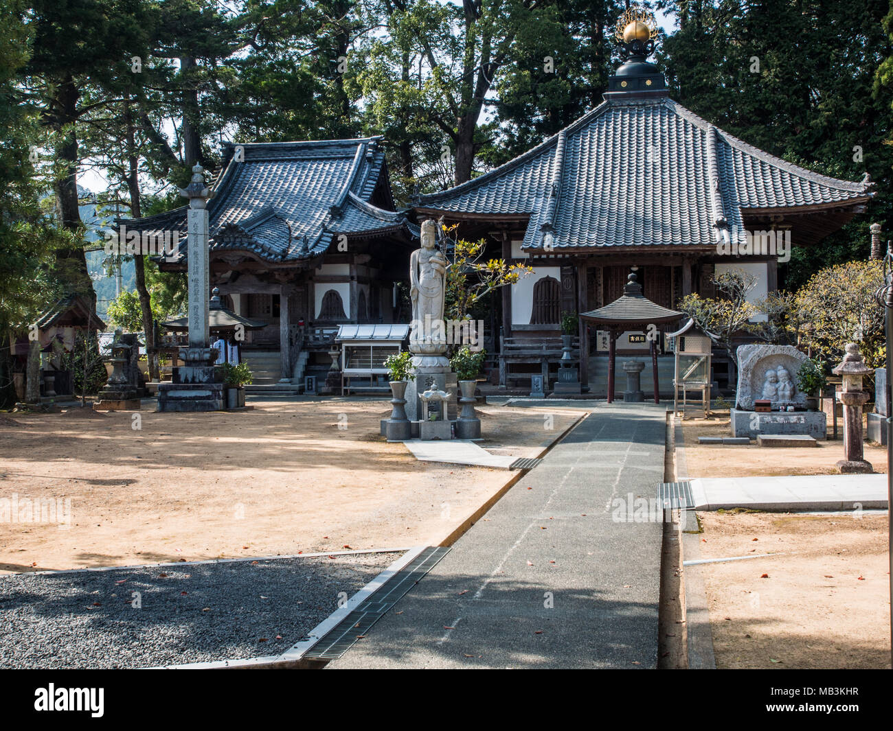 Butsumokuji, Temple 42, 88 Temple Shikoku Pilgrimage Stock Photo - Alamy