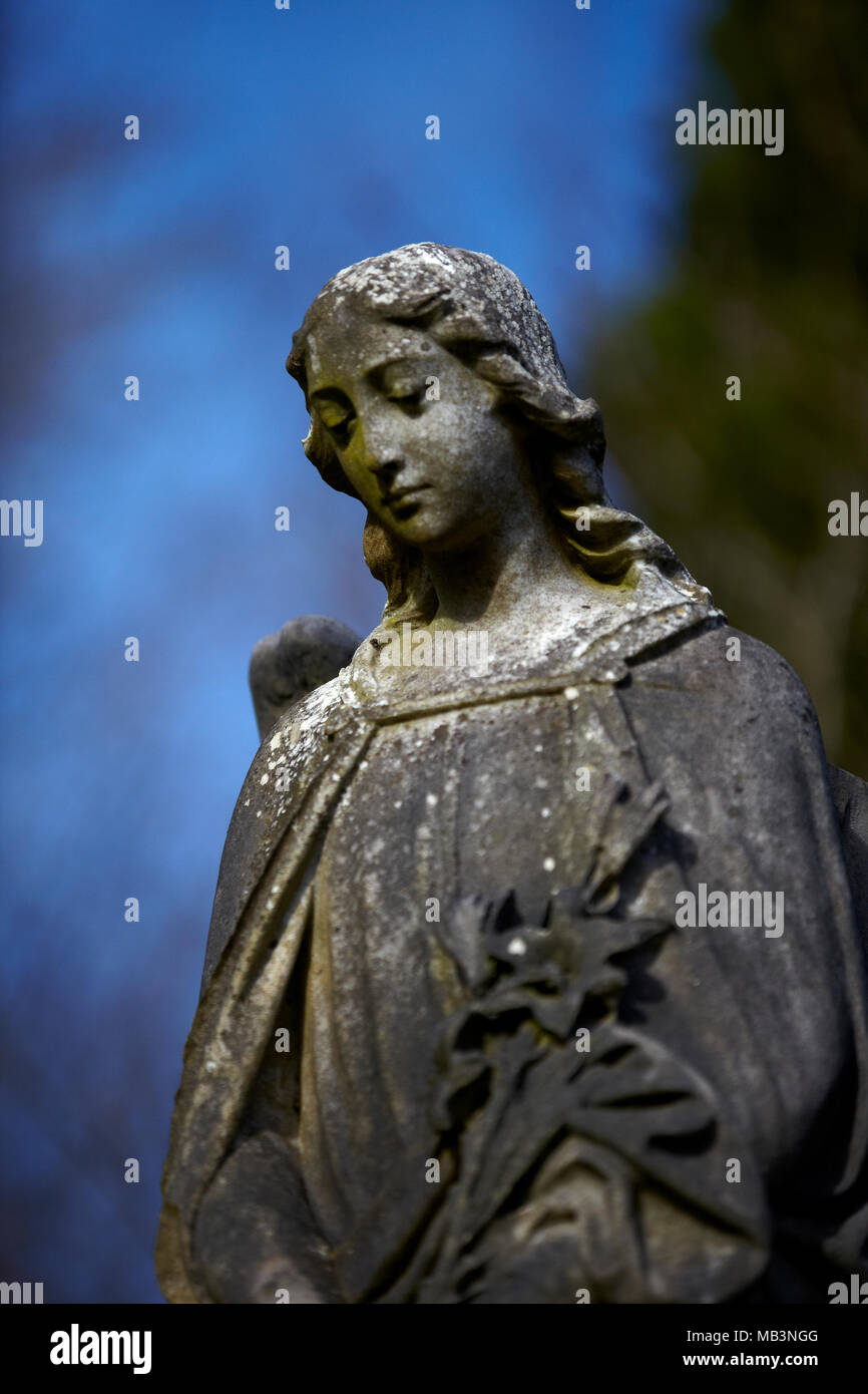 Stone Angles & Statues Woodside Stock Photo - Alamy