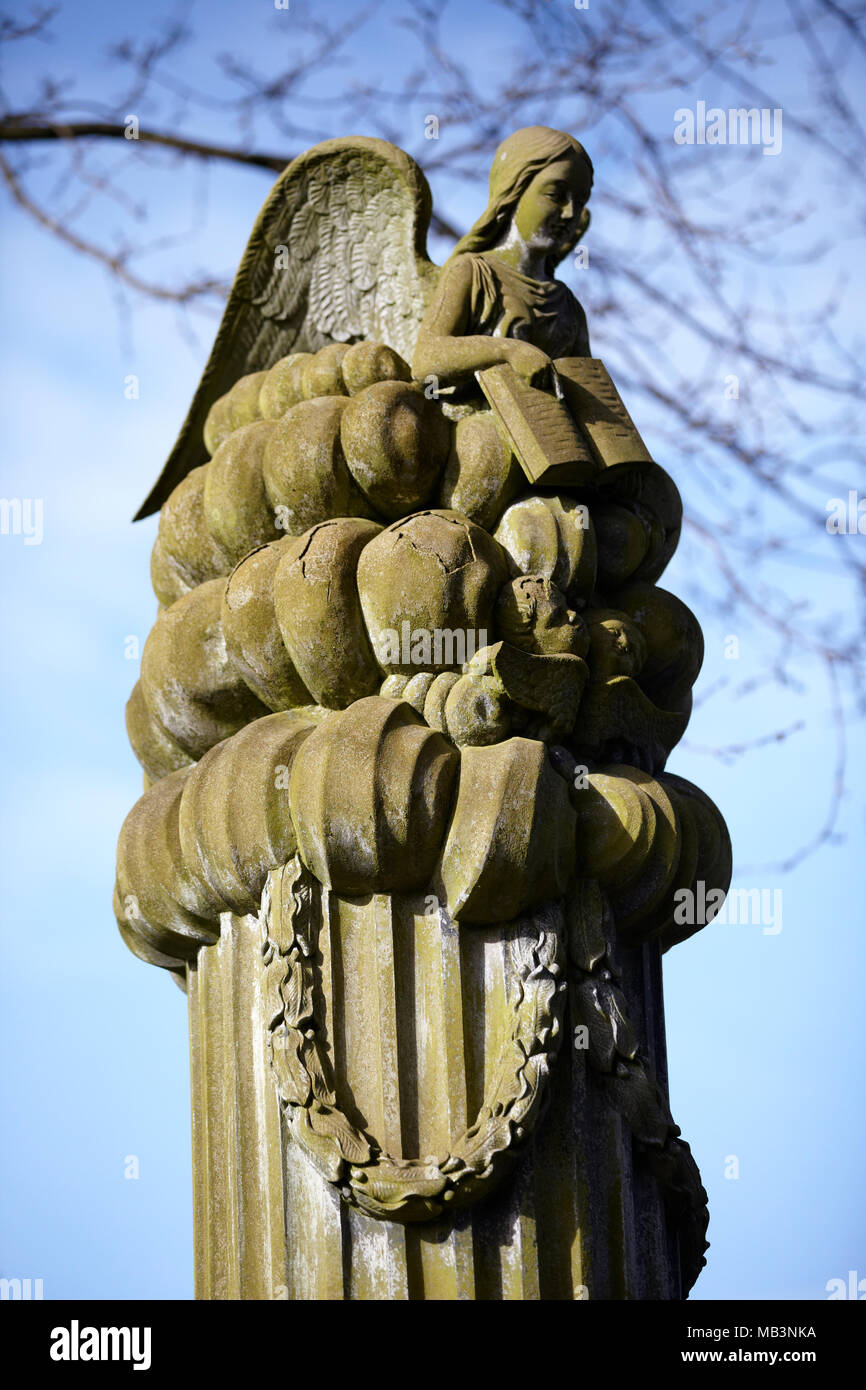 Stone Angles & Statues Woodside Stock Photo - Alamy