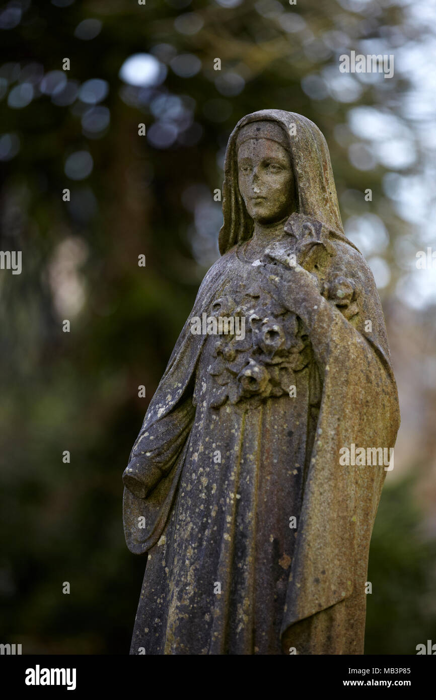 Stone Angles & Statues Woodside Stock Photo - Alamy