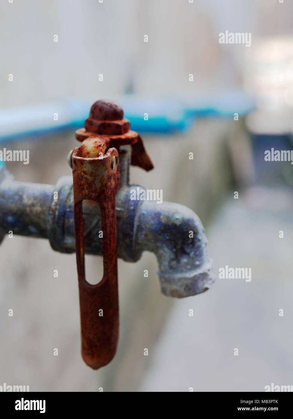 Vintage style faucet hi-res stock photography and images - Alamy