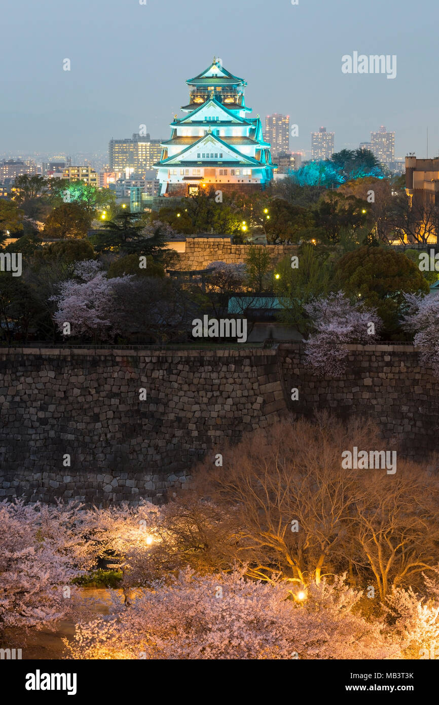 Night view of Osaka Castle, Osaka, Japan Stock Photo - Alamy