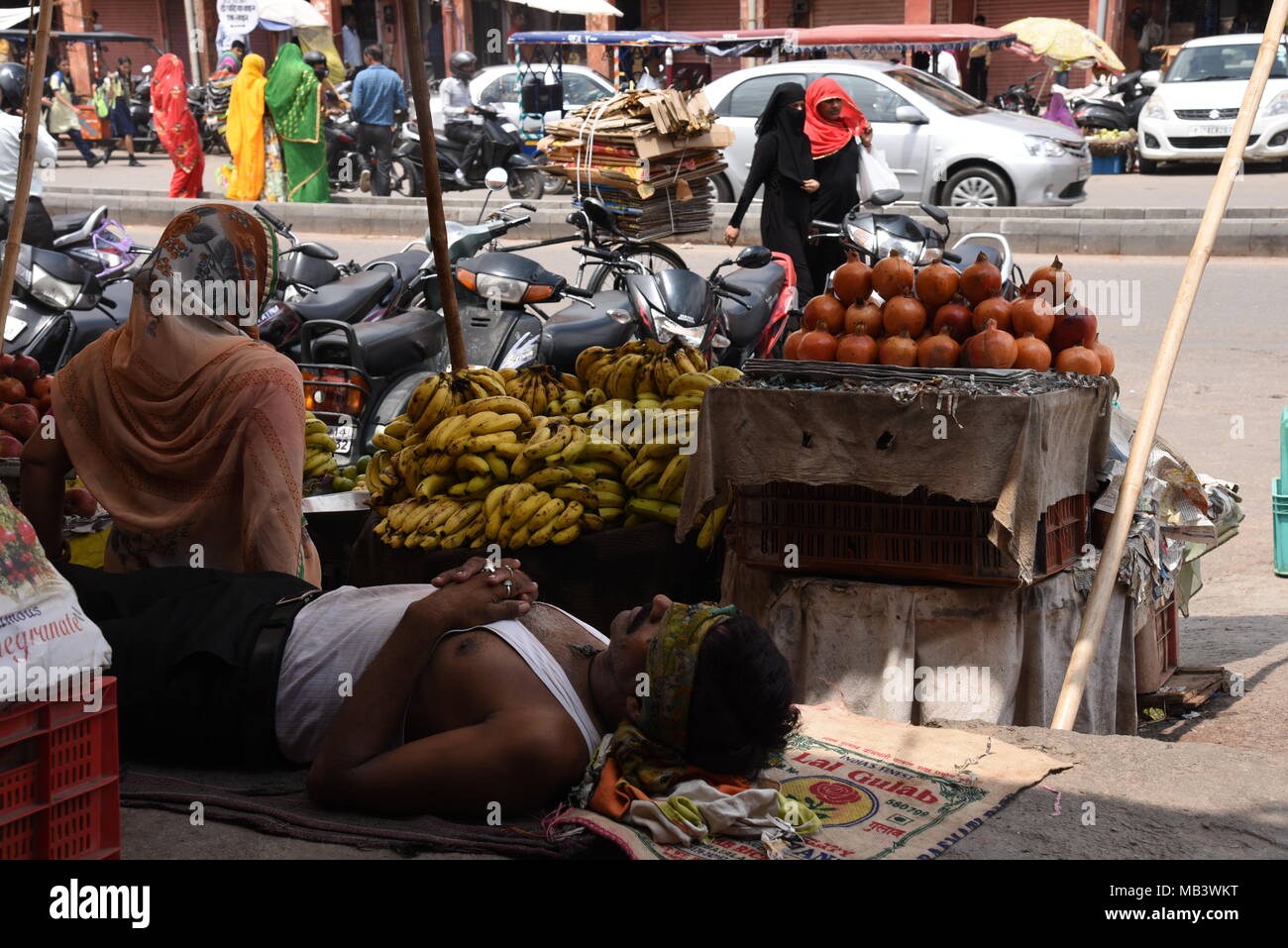 Indian street vendor hi-res stock photography and images - Alamy