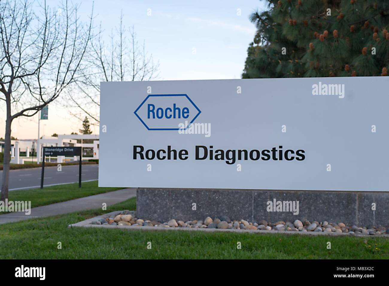 Roche pharmaceutical hi-res stock photography and images - Alamy