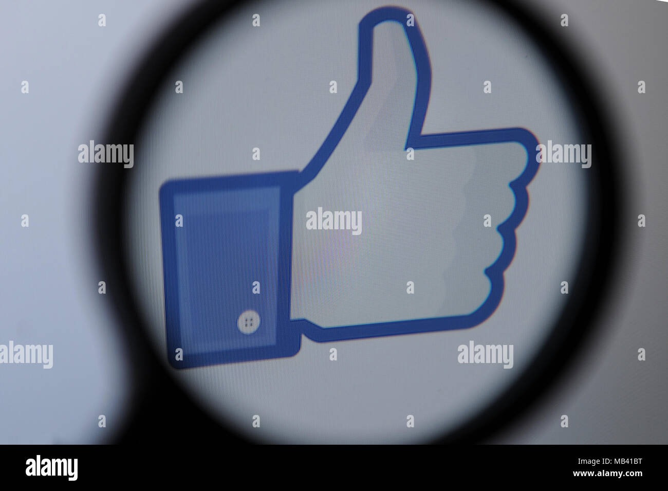 Facebook logo like hi-res stock photography and images - Alamy