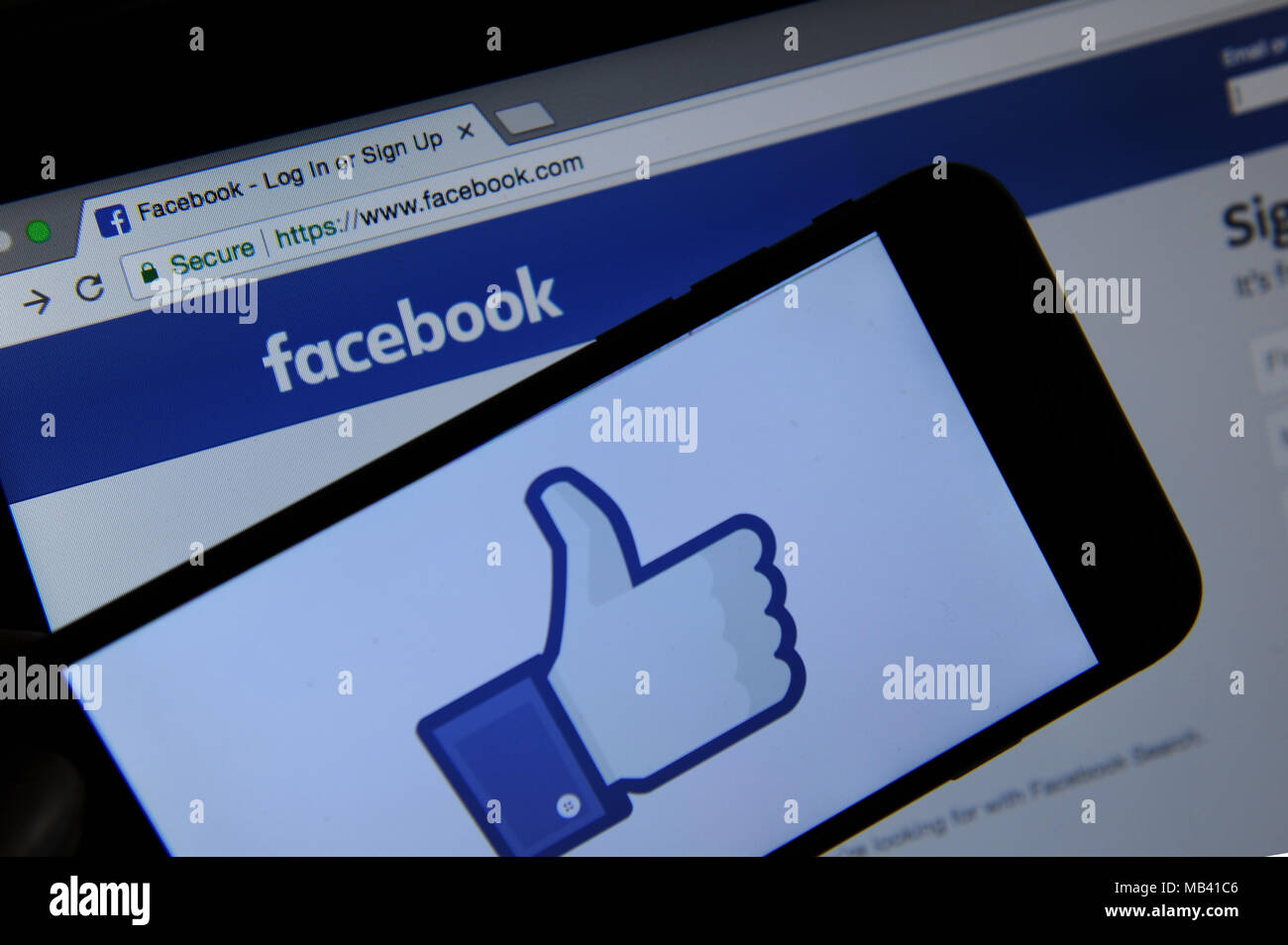 Google facebook logos hi-res stock photography and images - Alamy