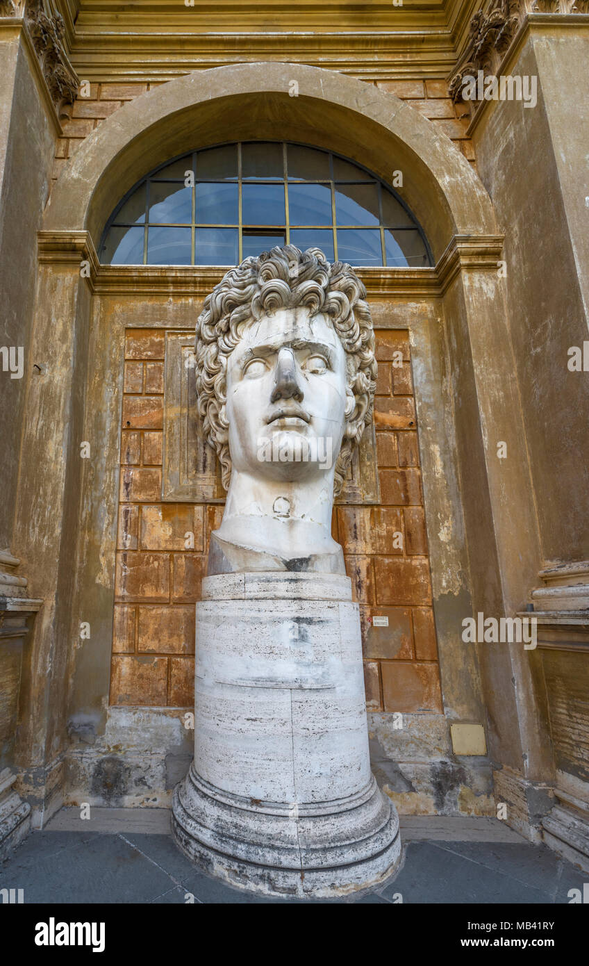 David head sculpture In the Pine courtyard. Visiting Vatican museums ...