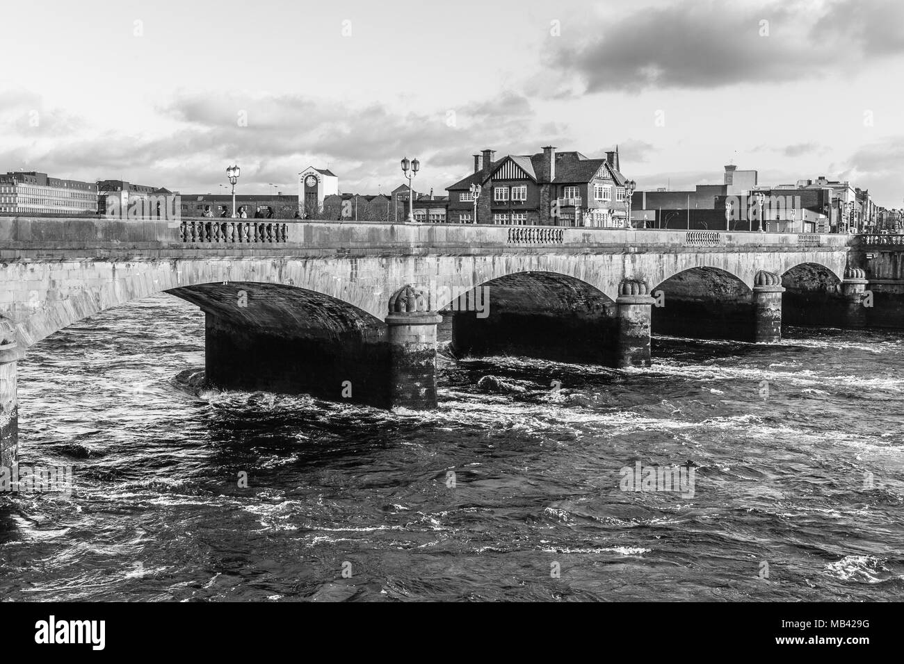Limerick with river shannon Black and White Stock Photos & Images - Alamy