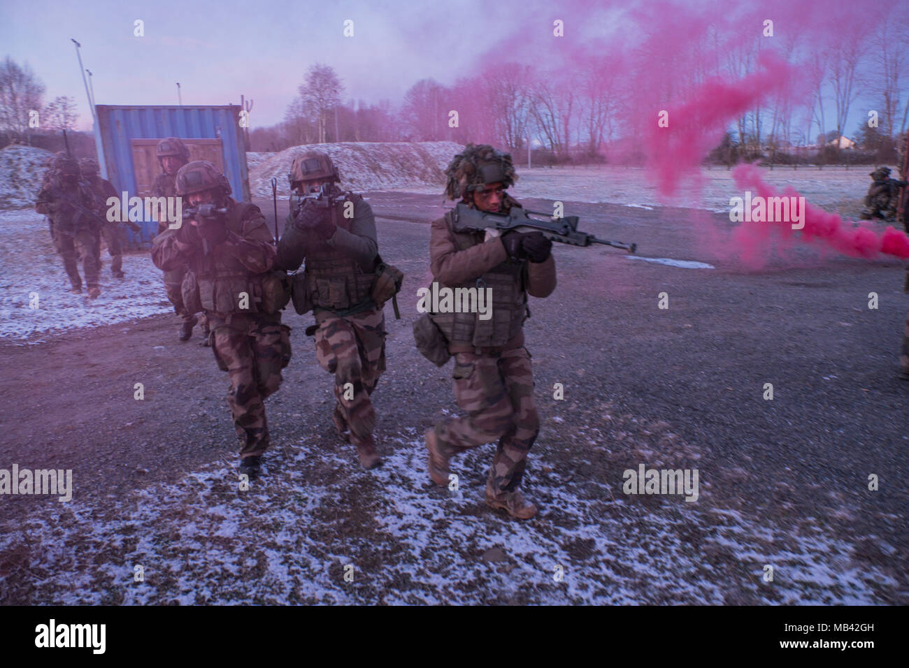 Exercice militaire hi-res stock photography and images - Alamy