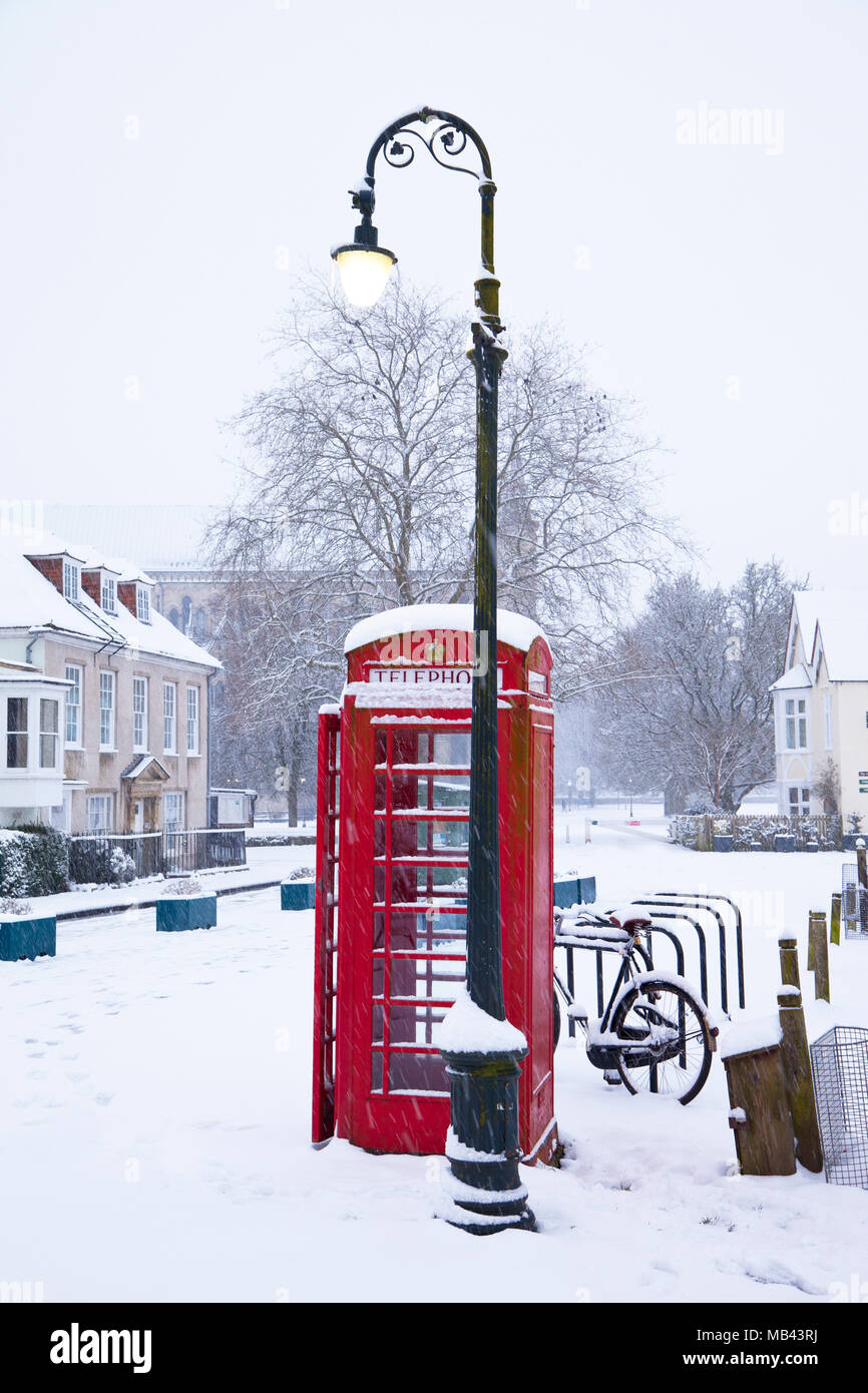 Lamp post snow hi-res stock photography and images - Alamy