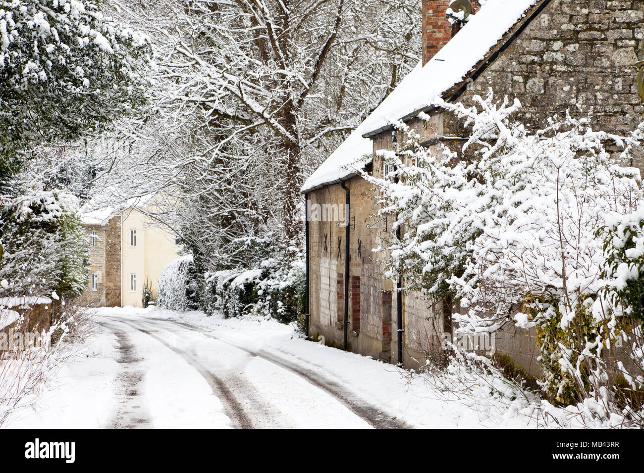 Snow on lane hi-res stock photography and images - Alamy