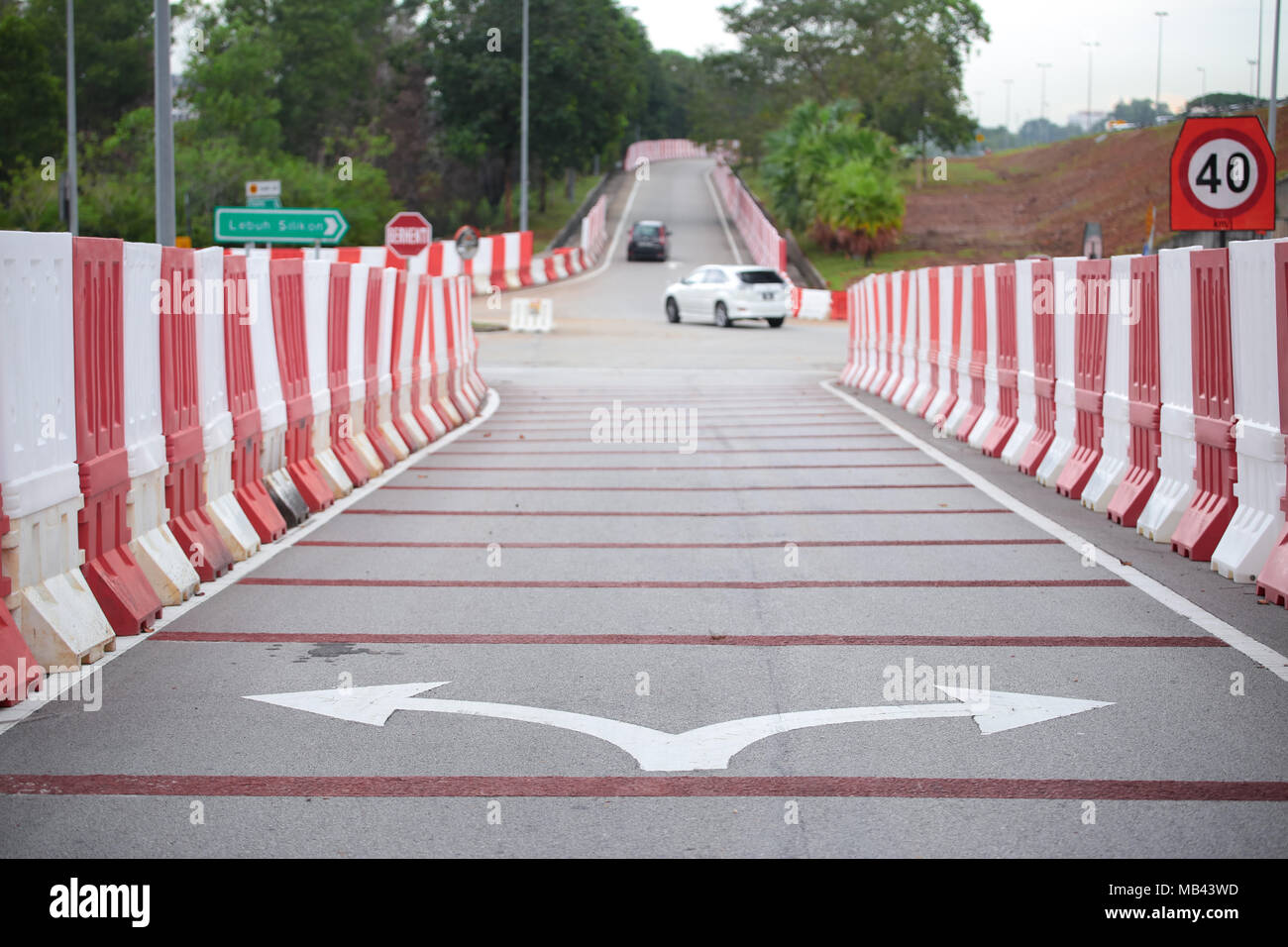 Traffic fence flow hi-res stock photography and images - Alamy