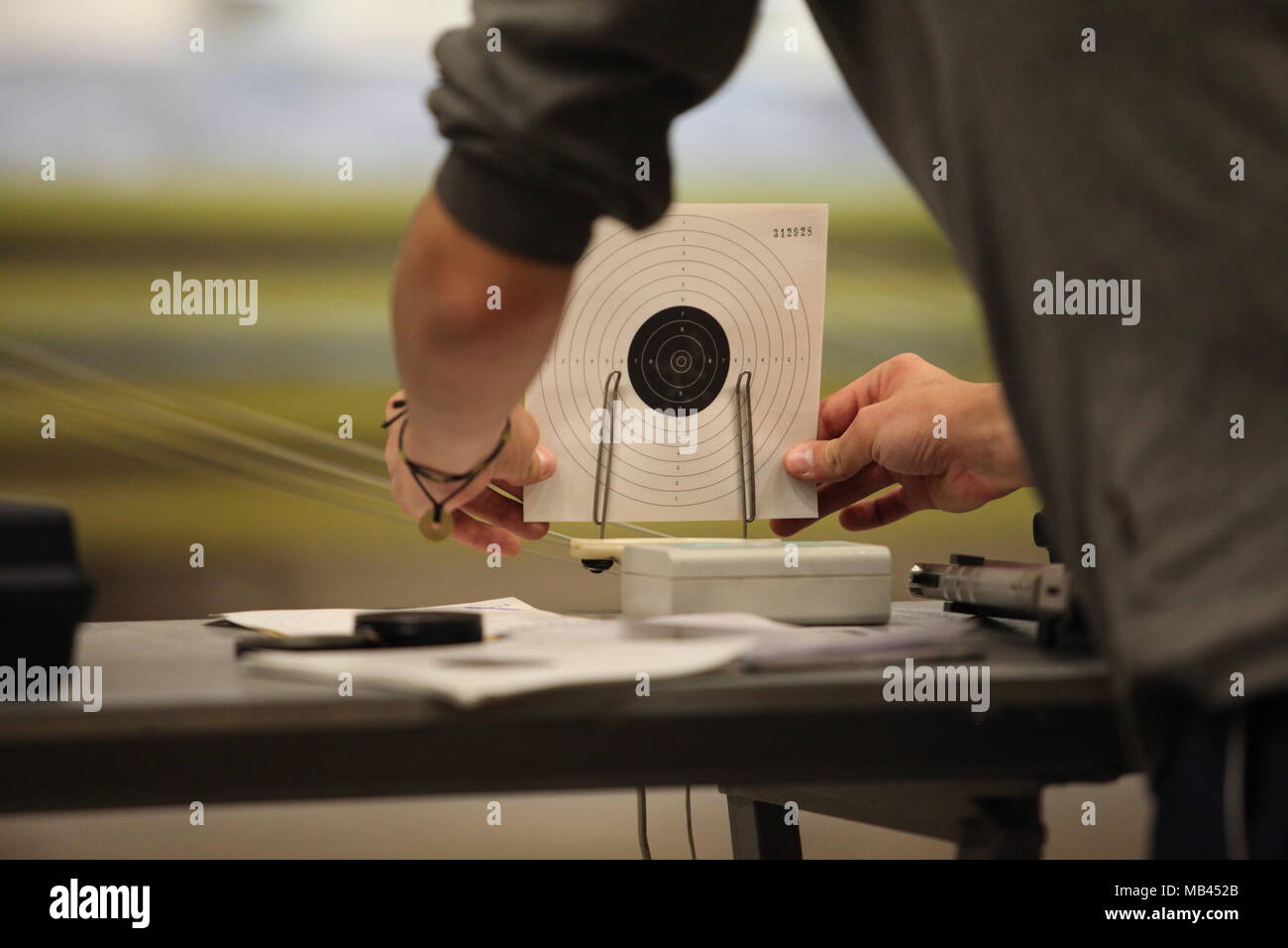 Sharp shooting hi-res stock photography and images - Alamy
