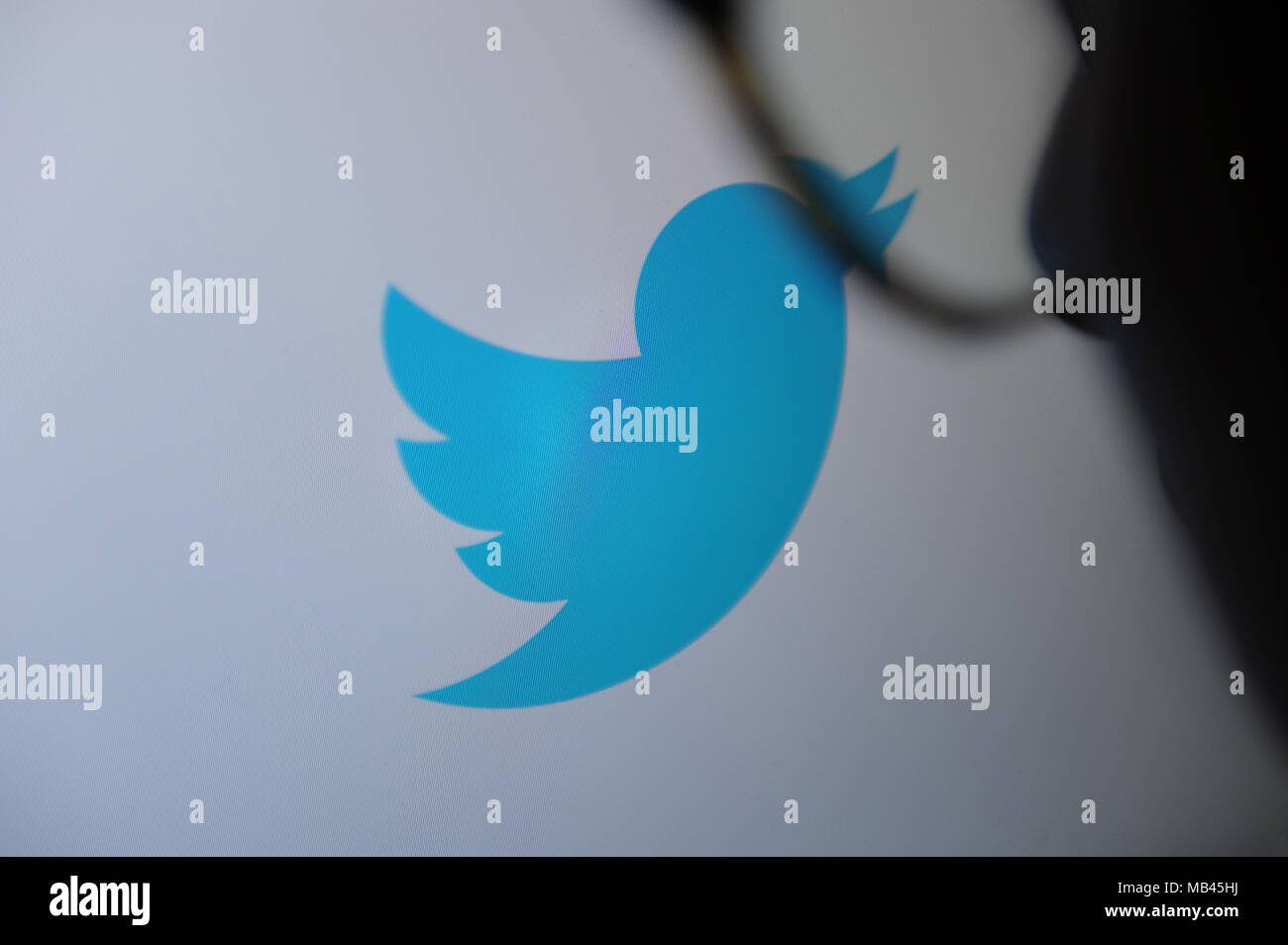 Twitter logo silhouette hi-res stock photography and images - Alamy