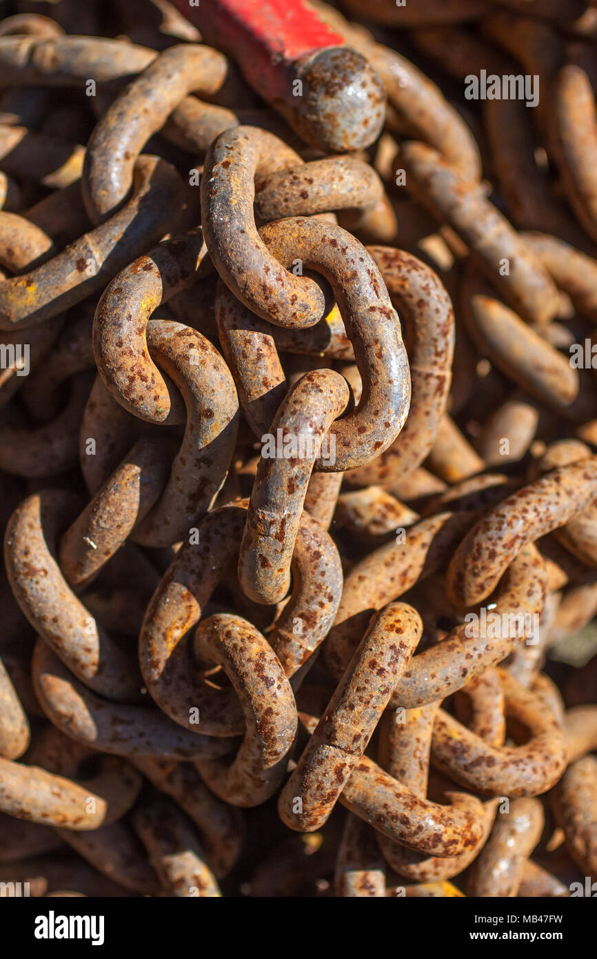 Rusty iron chain in the open air Stock Photo - Alamy