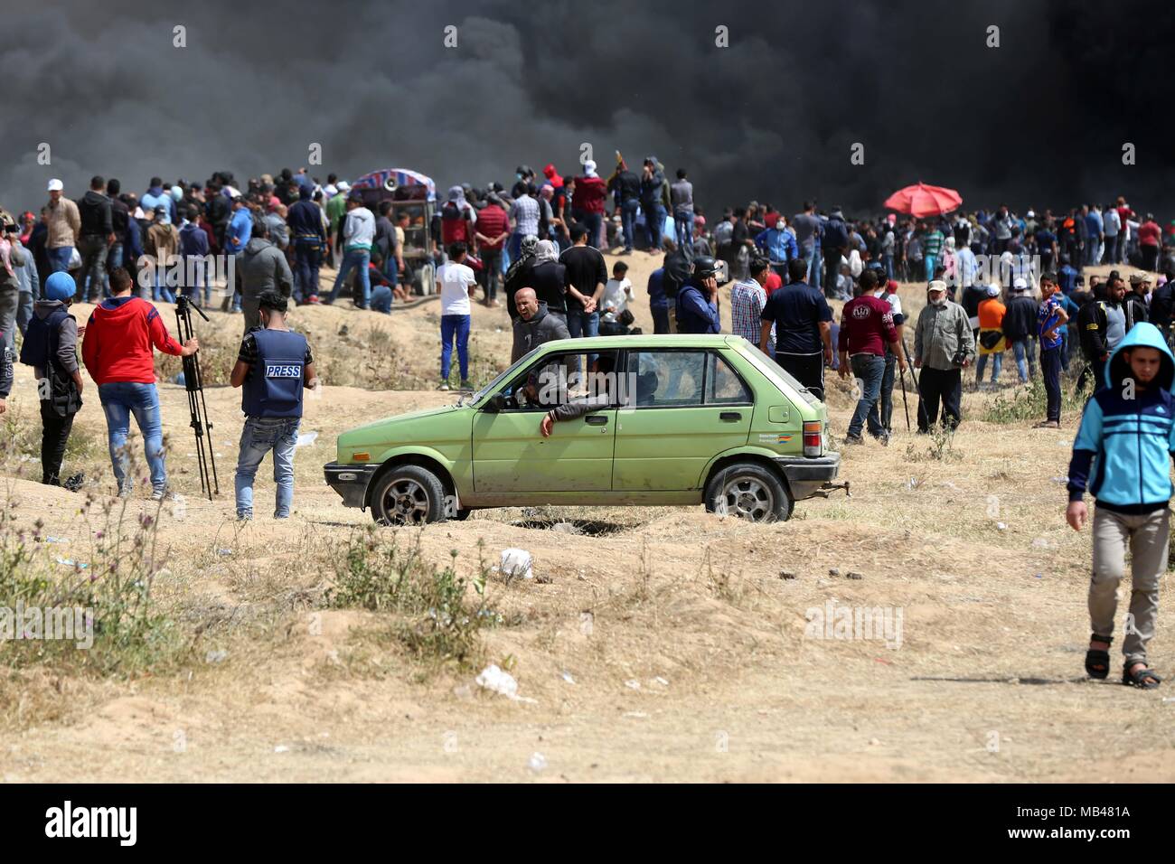 Gaza City, Gaza Strip, Palestinian Territory. 6th Apr, 2018 Stock Photo ...