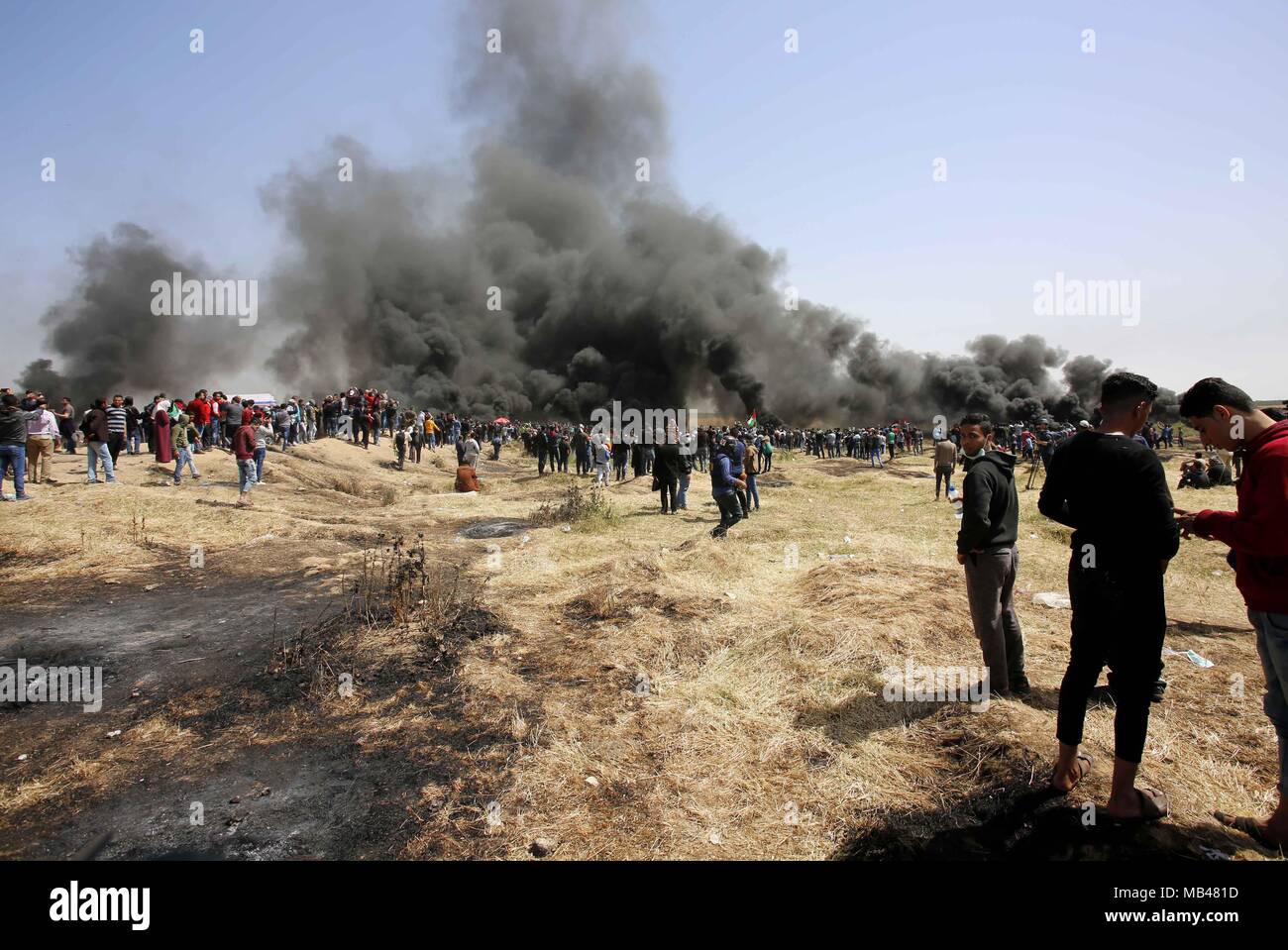 Gaza City, Gaza Strip, Palestinian Territory. 6th Apr, 2018 Stock Photo ...
