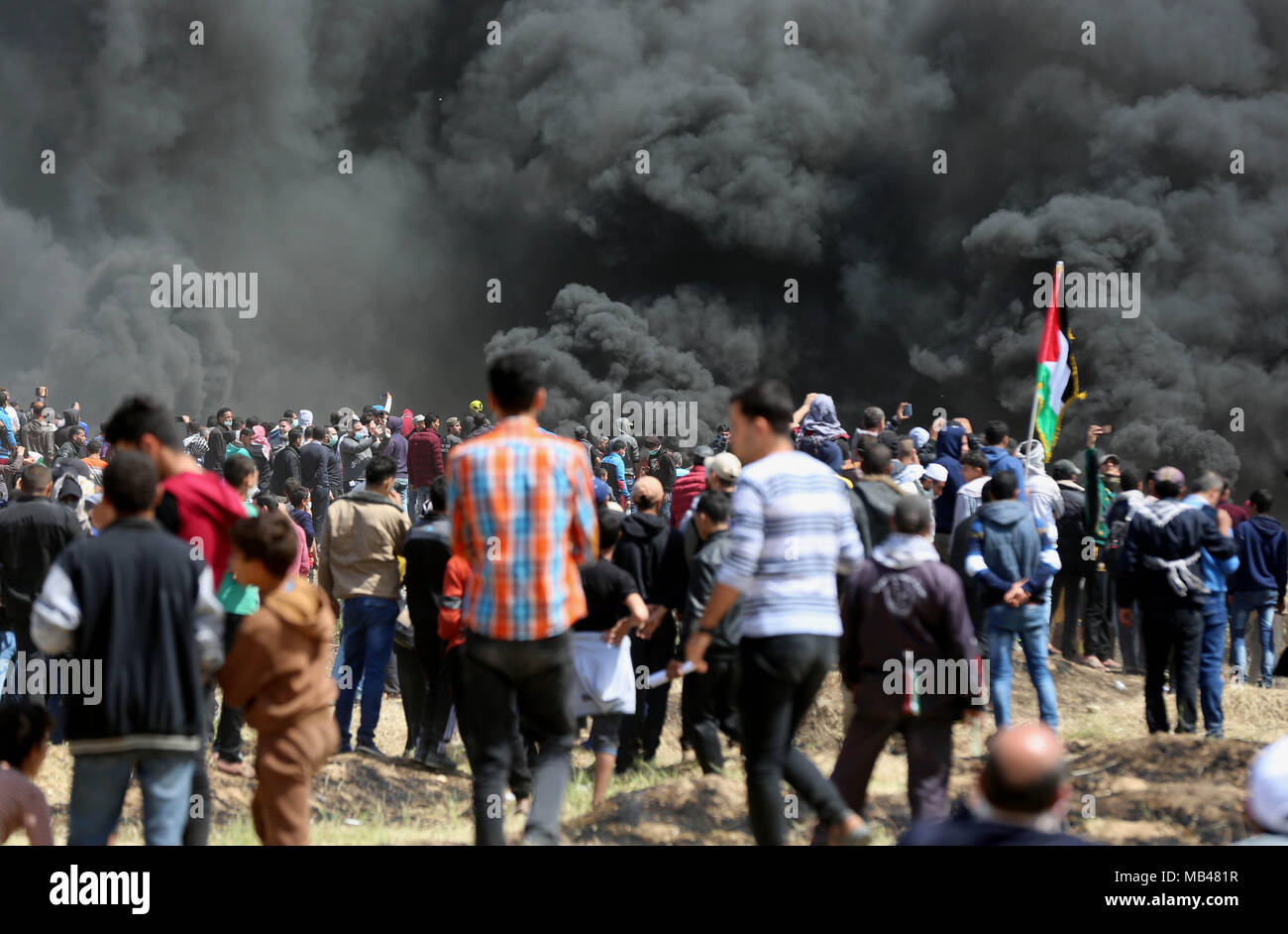 Gaza City, Gaza Strip, Palestinian Territory. 6th Apr, 2018 Stock Photo ...