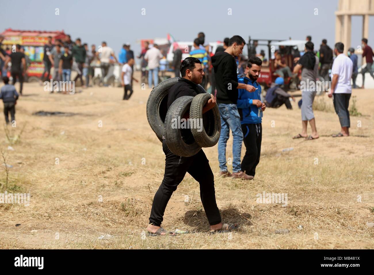 Gaza City, Gaza Strip, Palestinian Territory. 6th Apr, 2018 Stock Photo ...