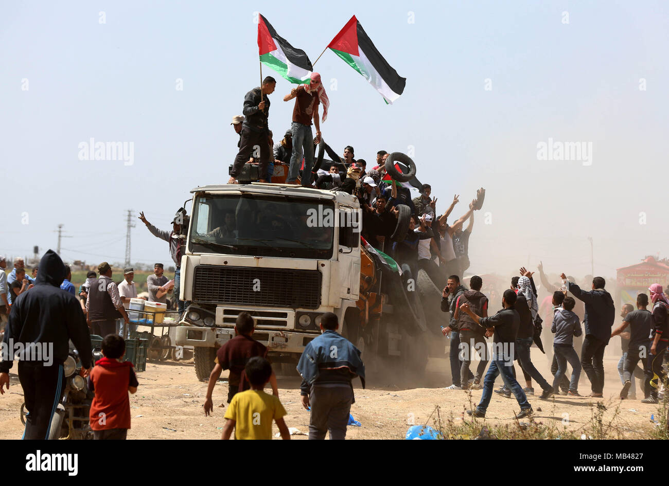 Gaza City, Gaza Strip, Palestinian Territory. 6th Apr, 2018 Stock Photo ...