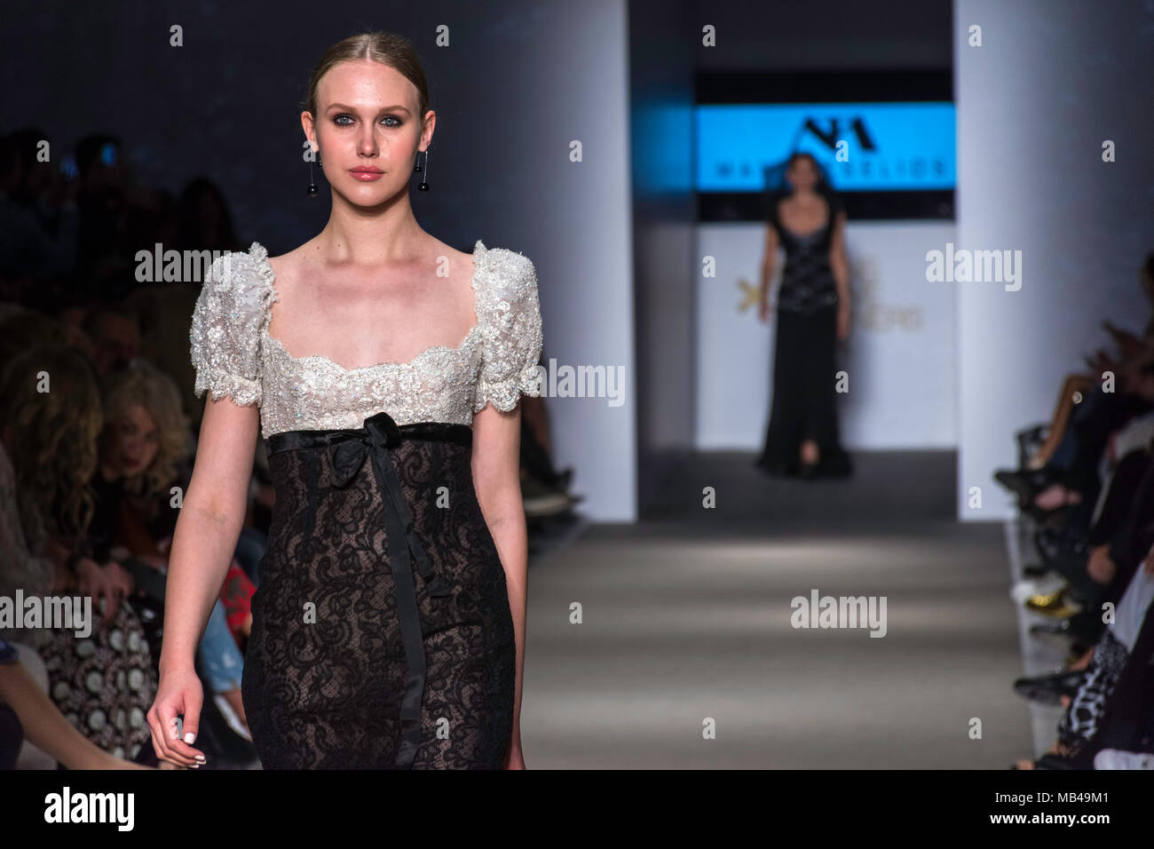 Haute couture catwalk models hi-res stock photography and images - Alamy