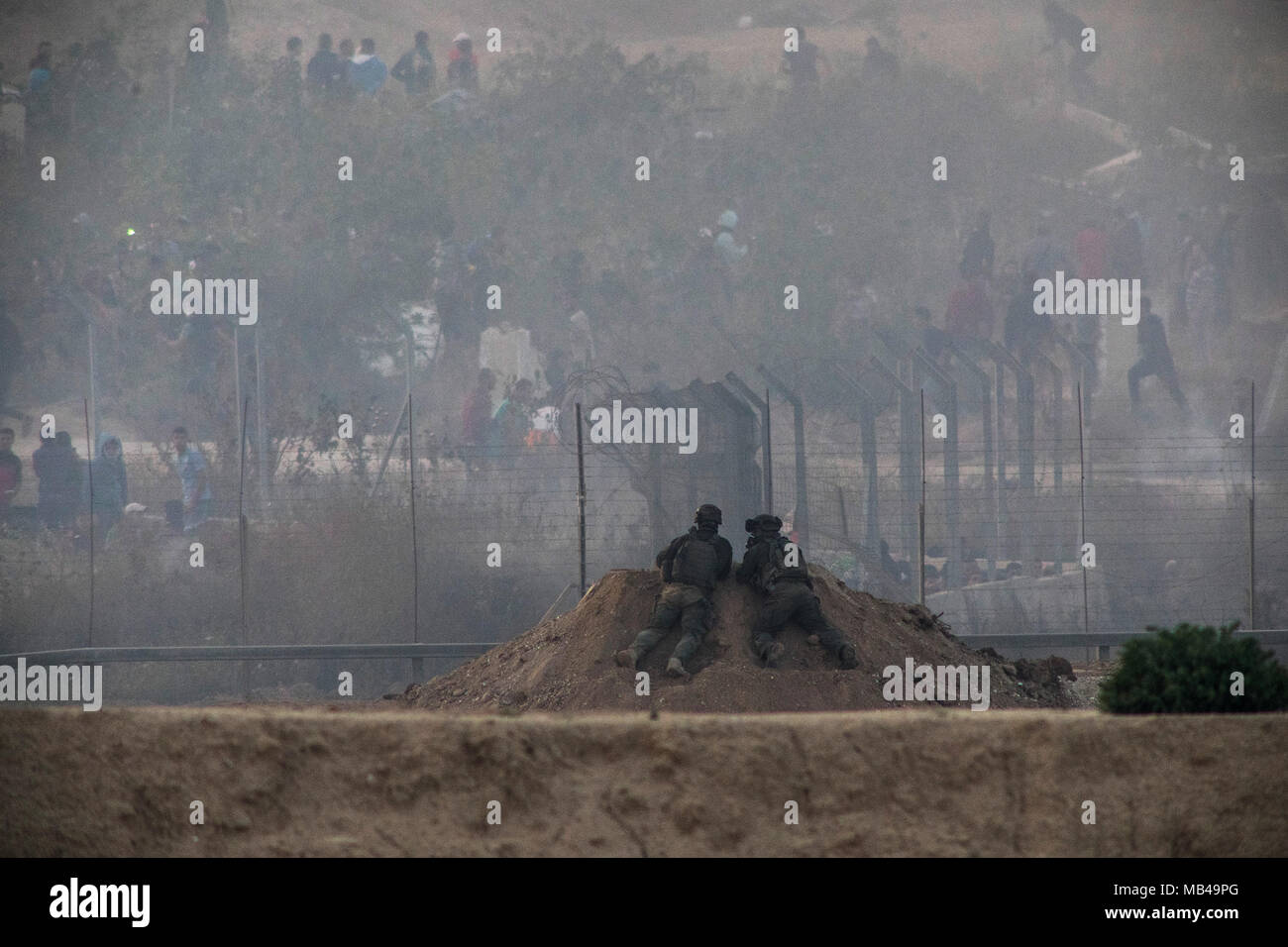 Israeli snipers hi-res stock photography and images - Alamy