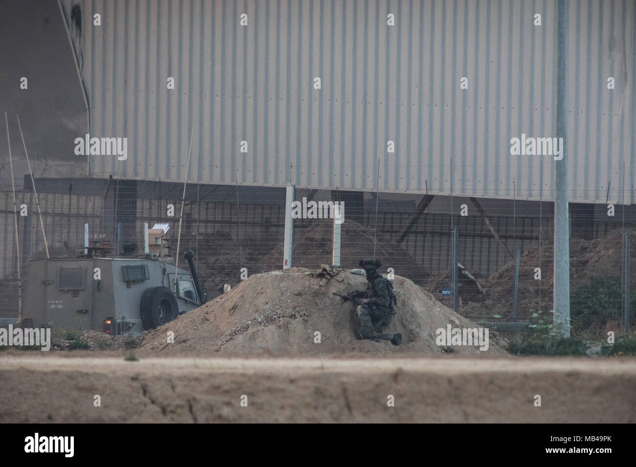 A picture taken from the Israeli side of the Israeli Gaza borders shows ...