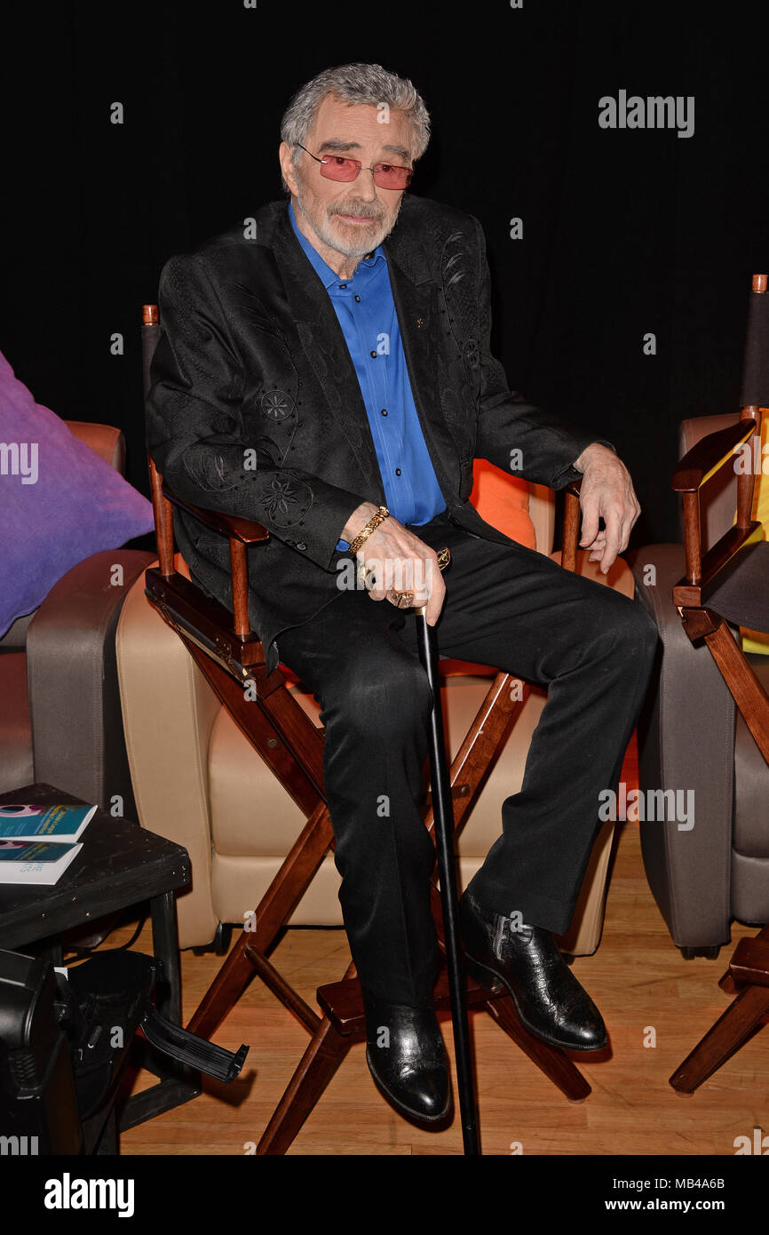 Burt reynolds portrait hi-res stock photography and images - Alamy