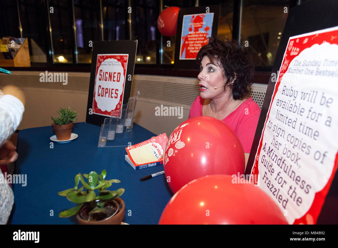 Entertainer ruby wax hi-res stock photography and images - Alamy