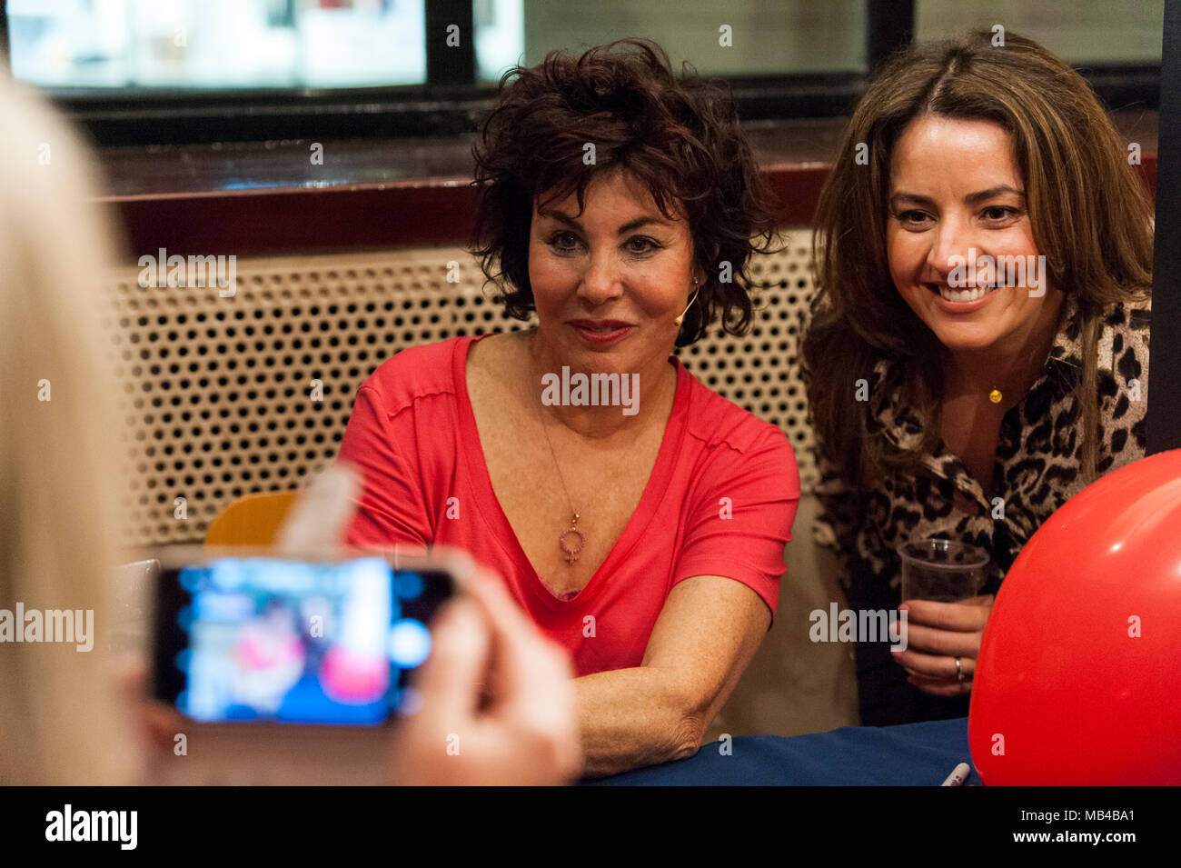 Entertainer ruby wax hi-res stock photography and images - Alamy