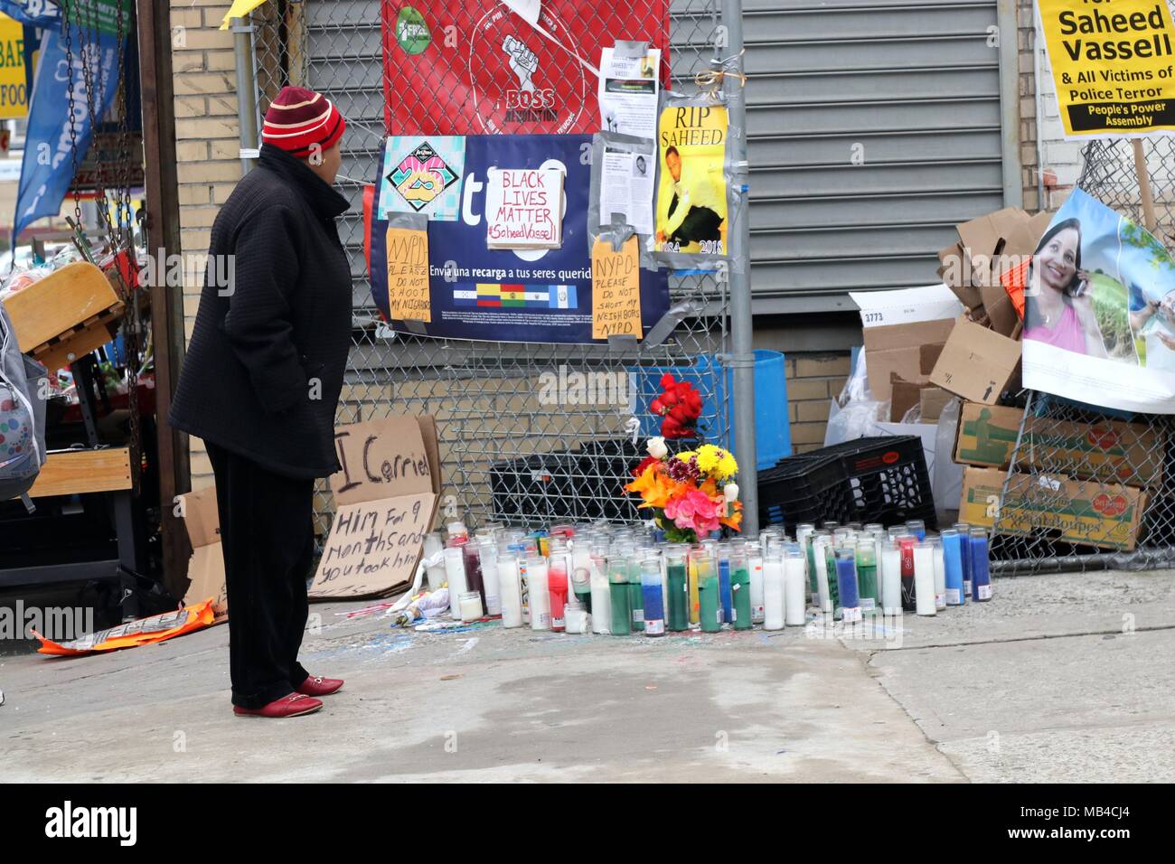 New York City, New York, USA. 6th Apr, 2018. A growing sidewalk ...