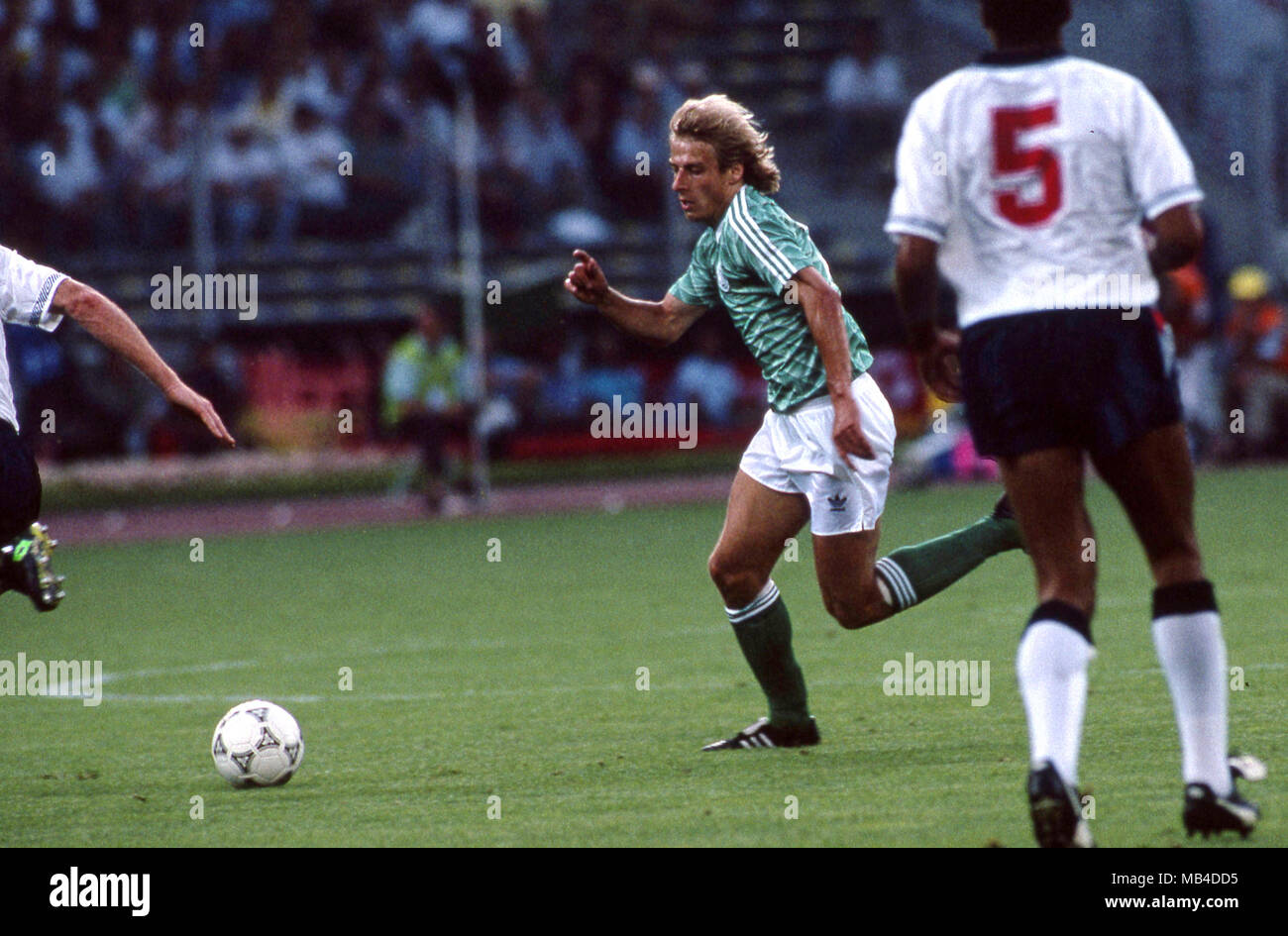 Jurgen klinsmann 1990 world cup final hi-res stock photography and ...