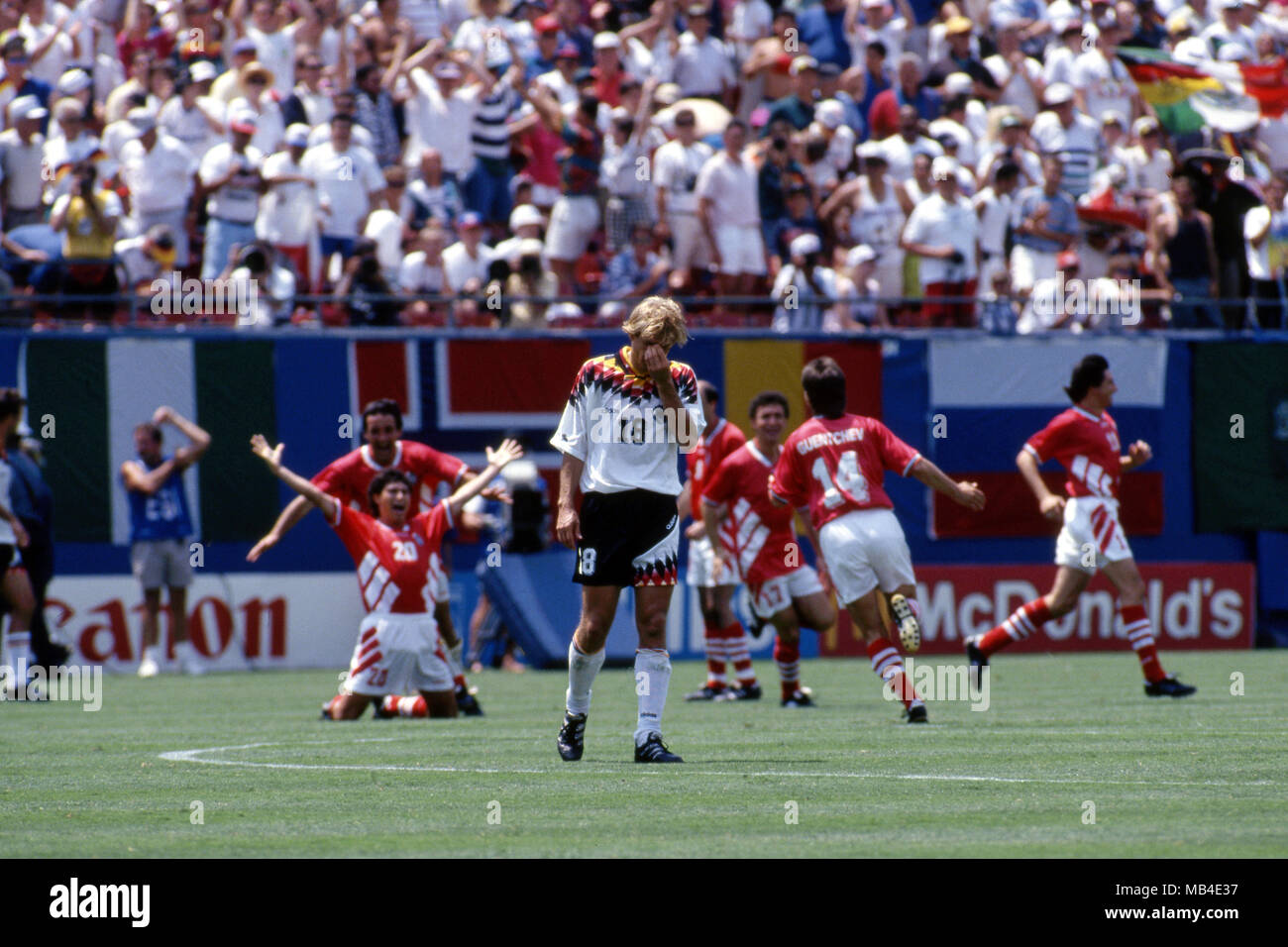 Klinsmann 1994 hi-res stock photography and images - Alamy