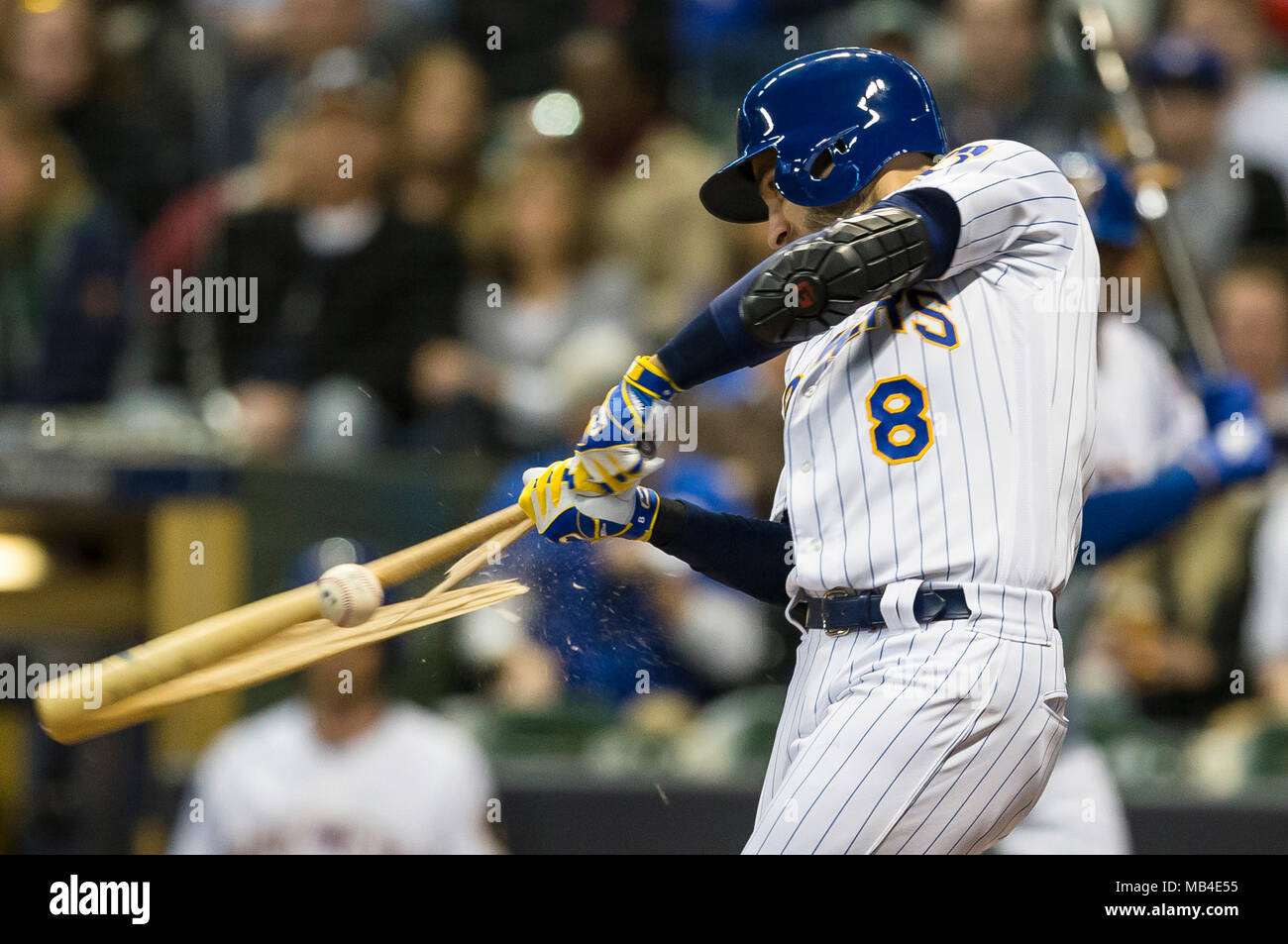 Breaks bat hi-res stock photography and images - Alamy