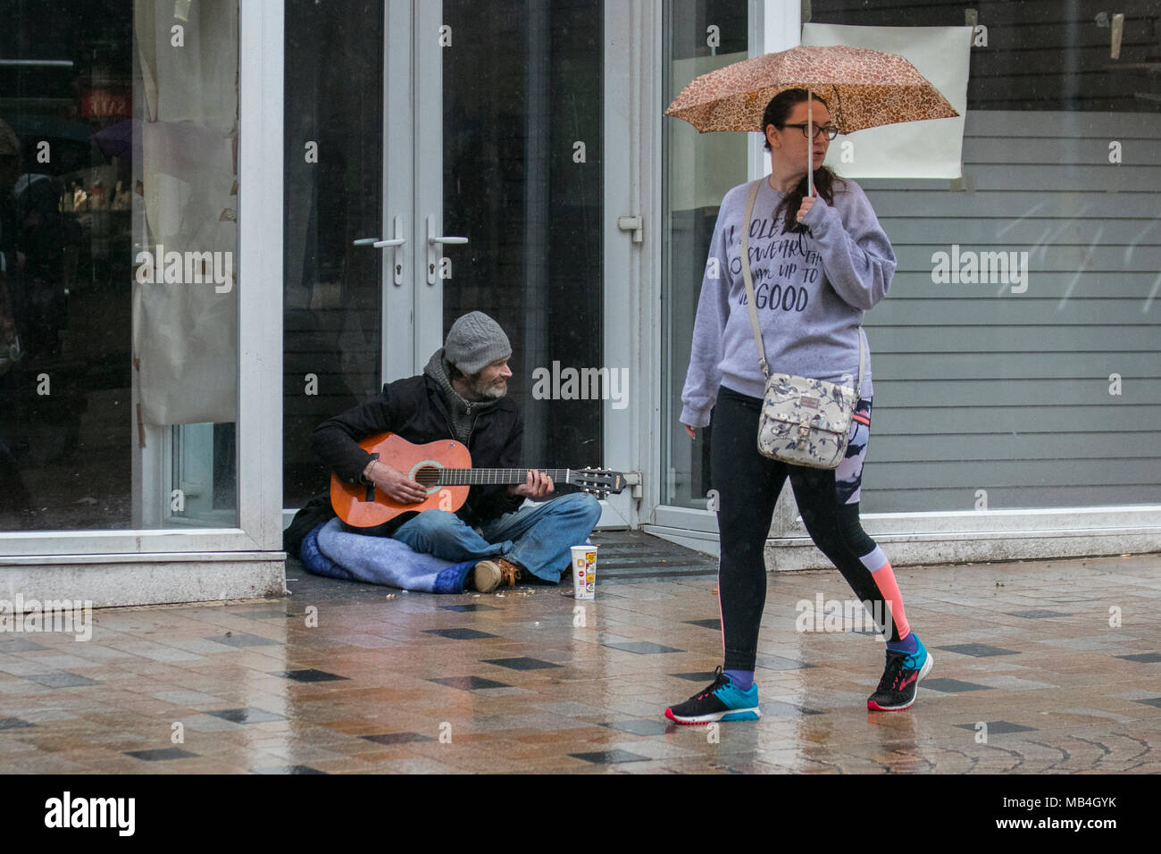 Drifter with guitar hi-res stock photography and images - Alamy