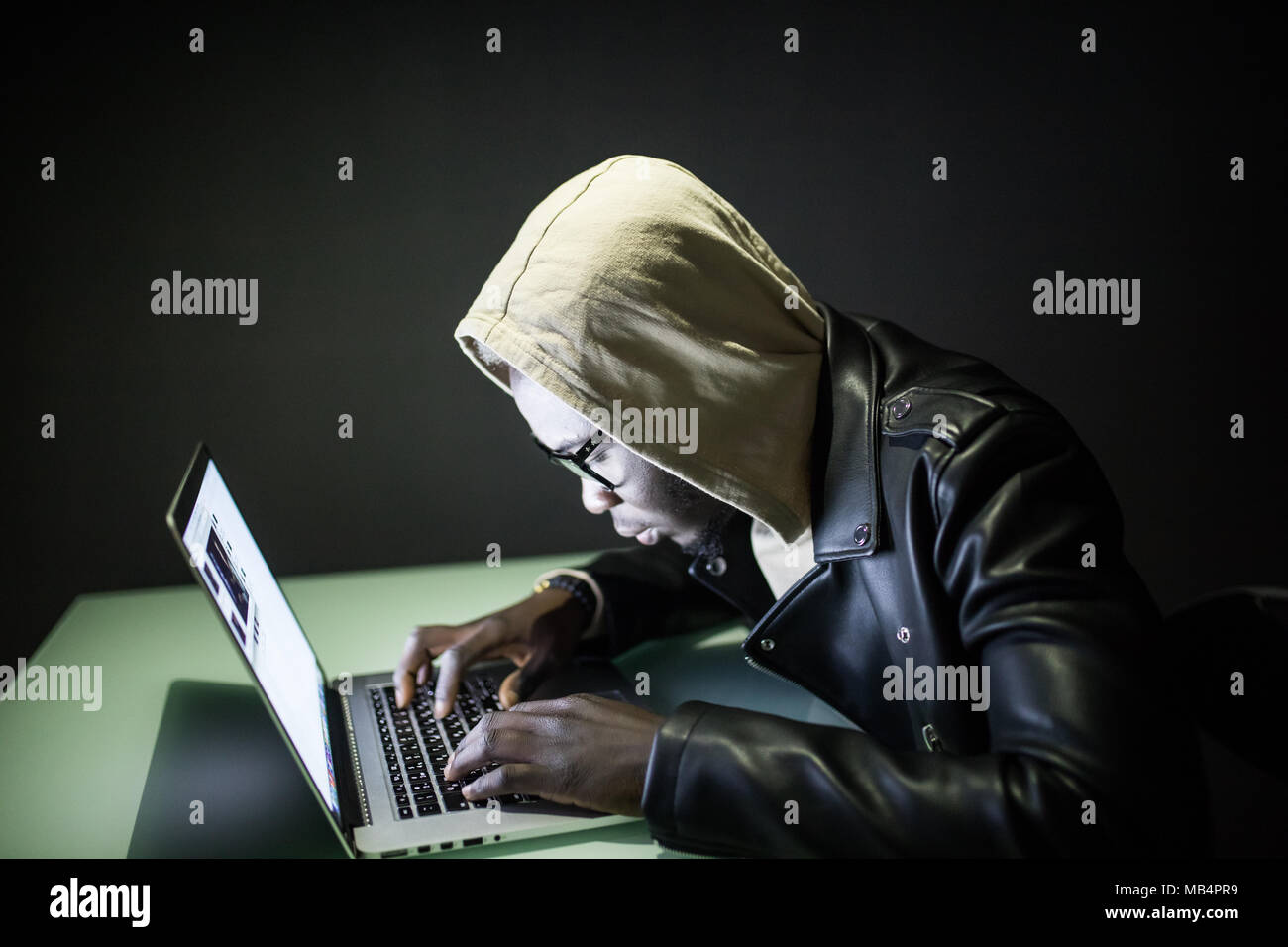 Computer pc computering monitor hi-res stock photography and images - Alamy