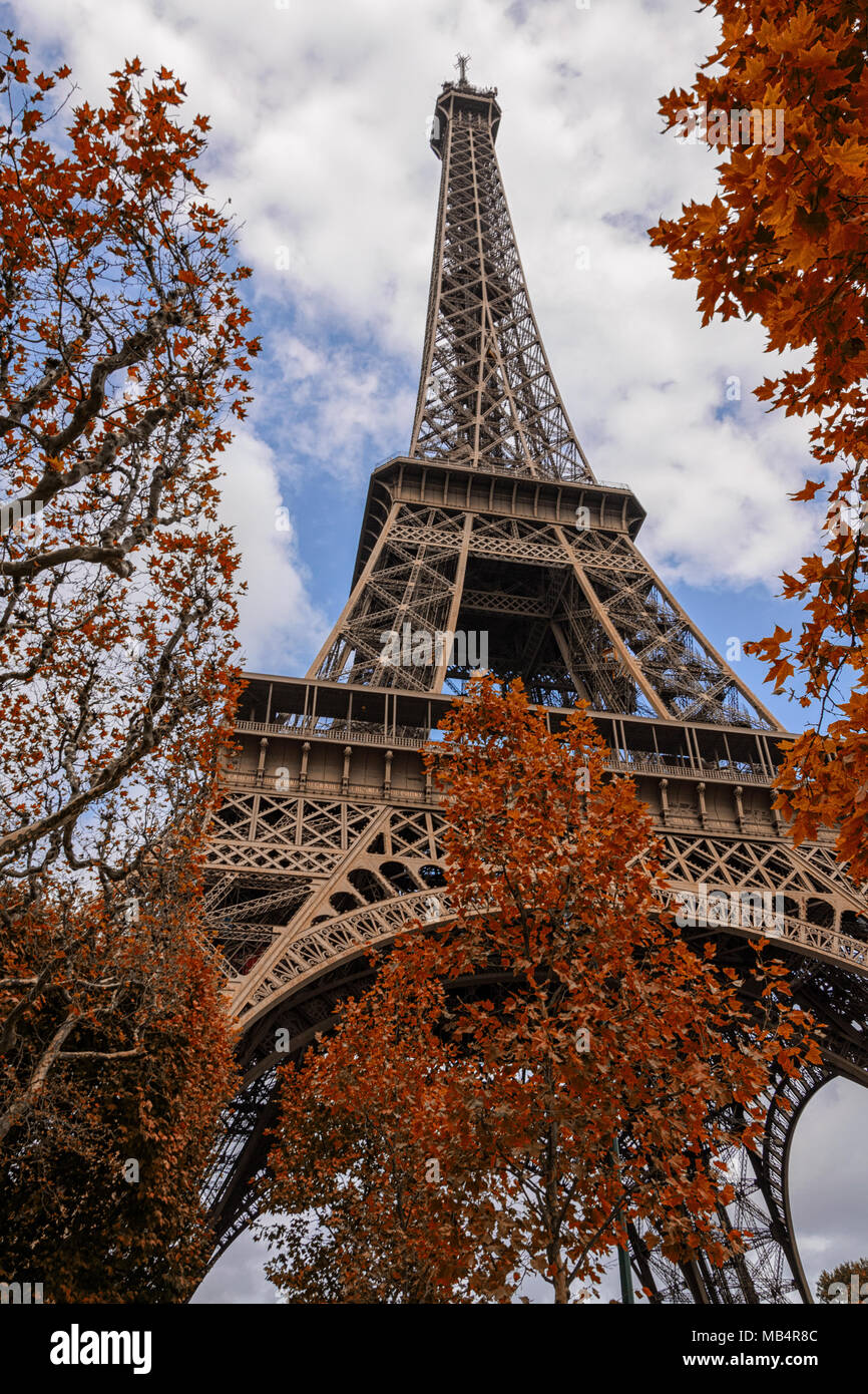 Eiffel tower red white blue hi-res stock photography and images - Alamy
