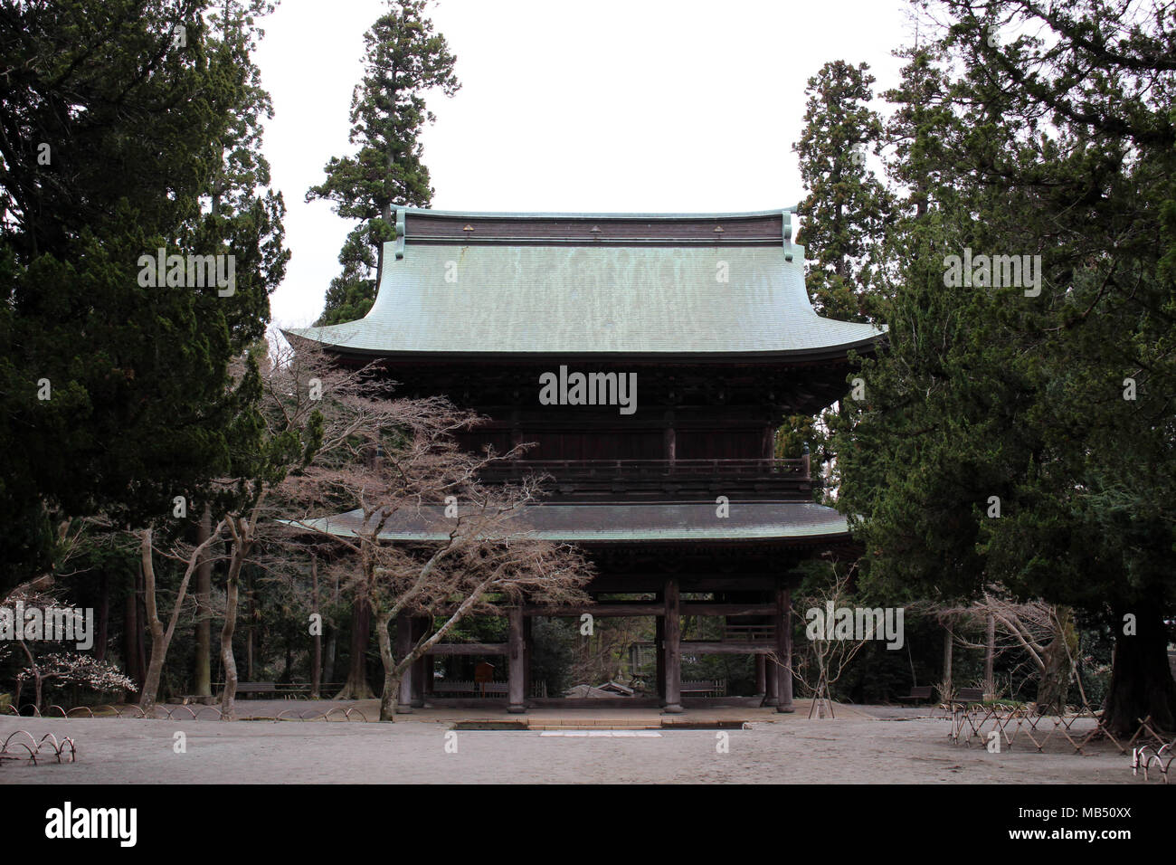 Translation: "Engakuji Zen temple". One of Five Great Zen Temples ...