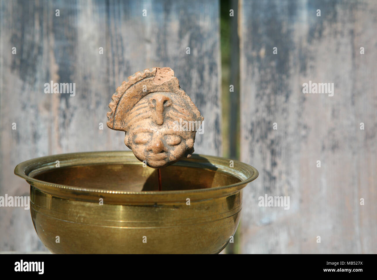 God head statue hi-res stock photography and images - Alamy