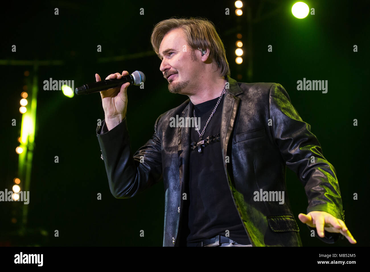 P pop hi-res stock photography and images - Alamy