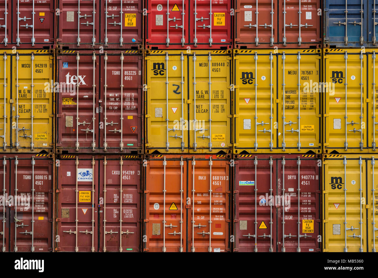 Full containers hi-res stock photography and images - Alamy