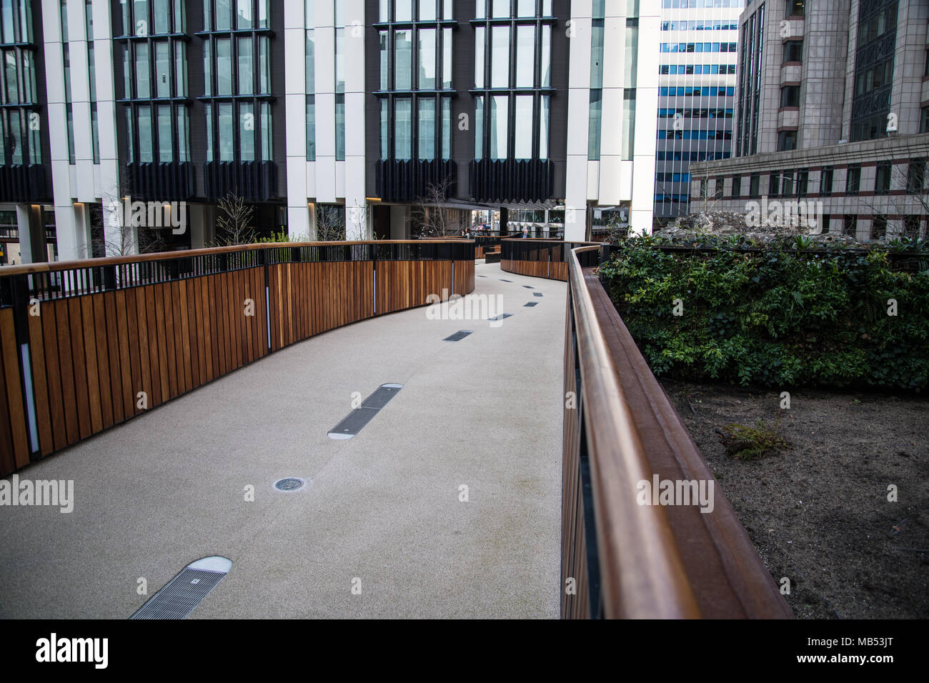 St alphage highwalk hi-res stock photography and images - Alamy