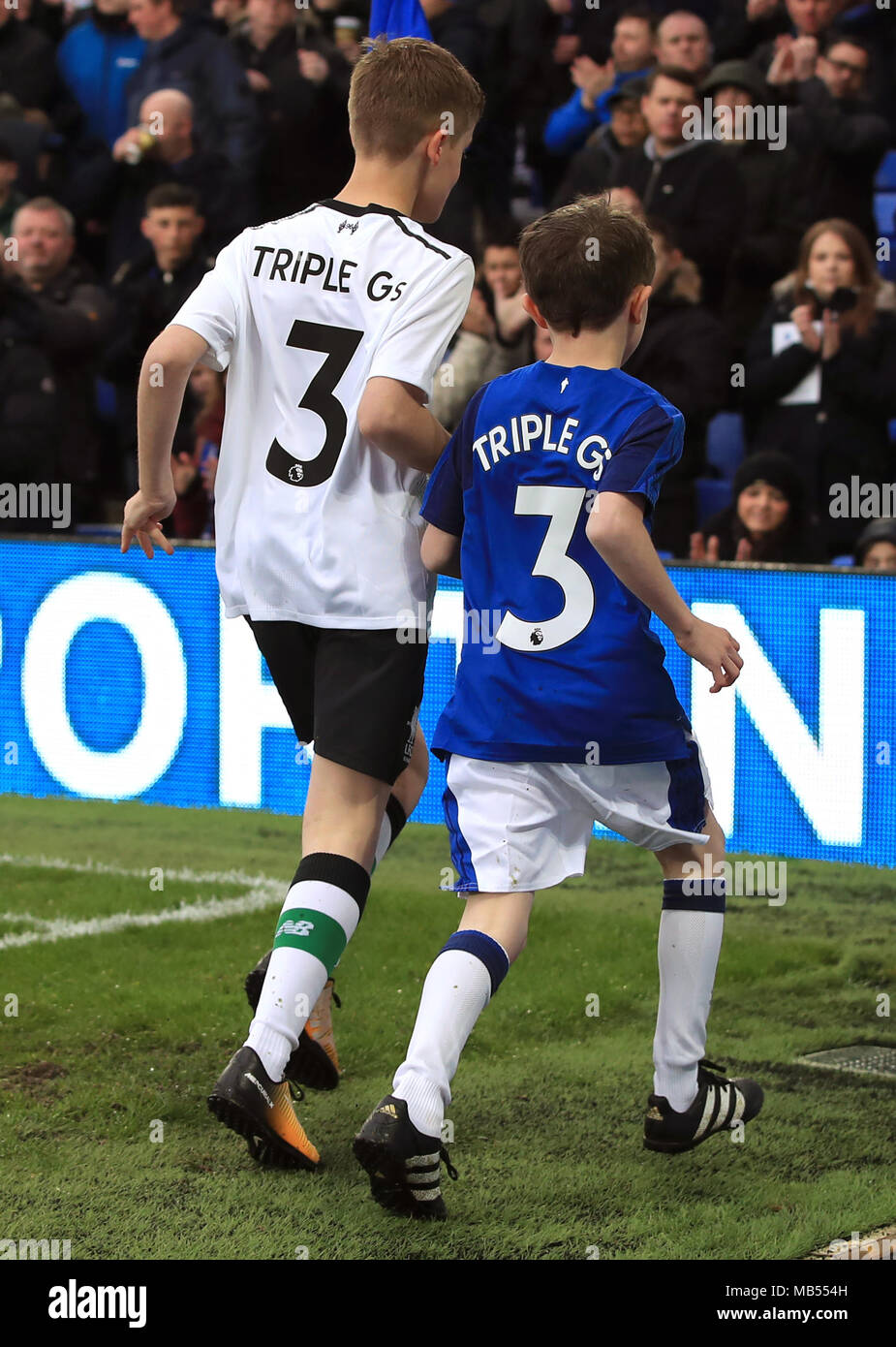 Run around pitch half time premier league match goodison park hi-res ...