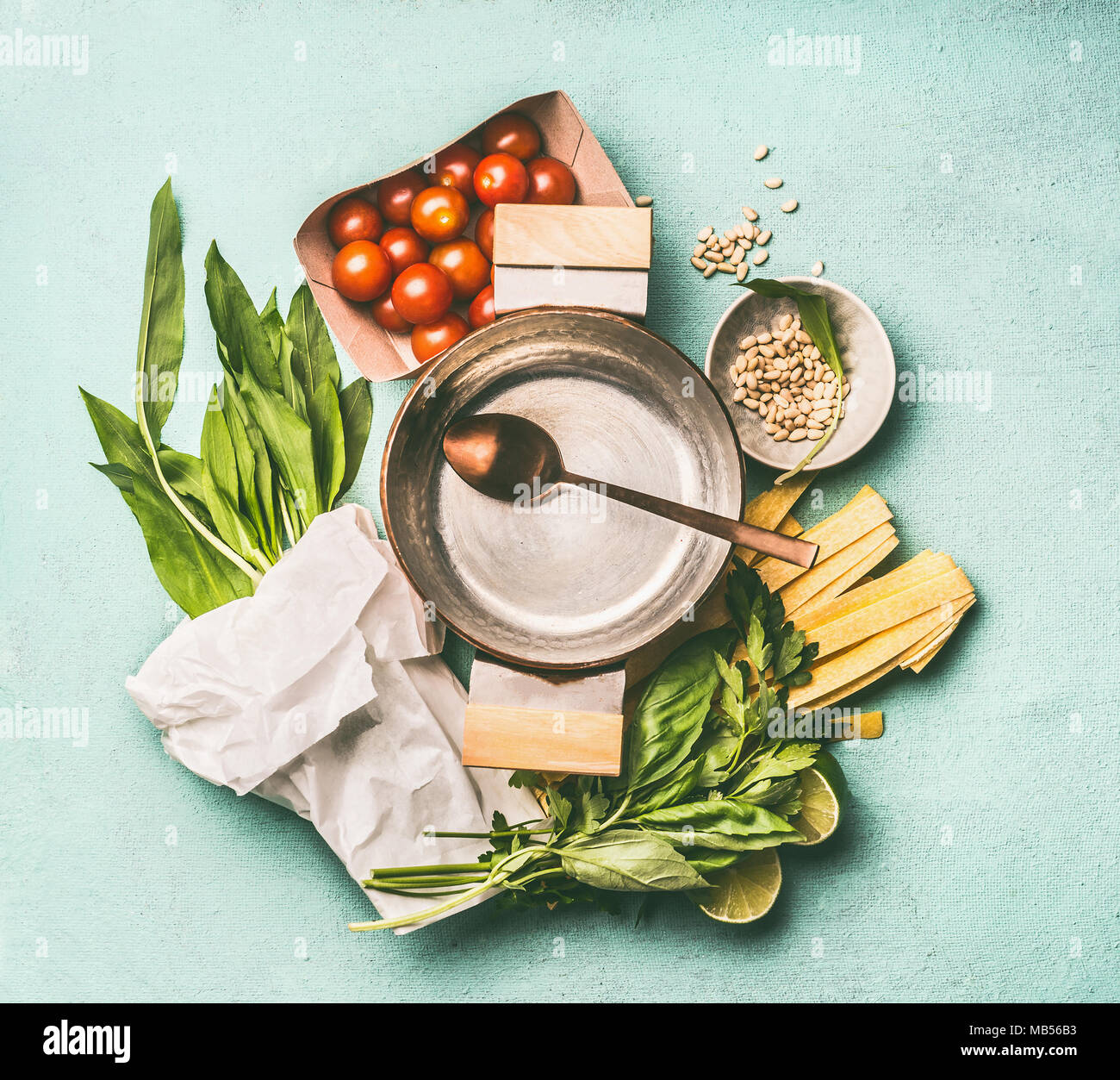 Empty pot noodle hi-res stock photography and images - Alamy