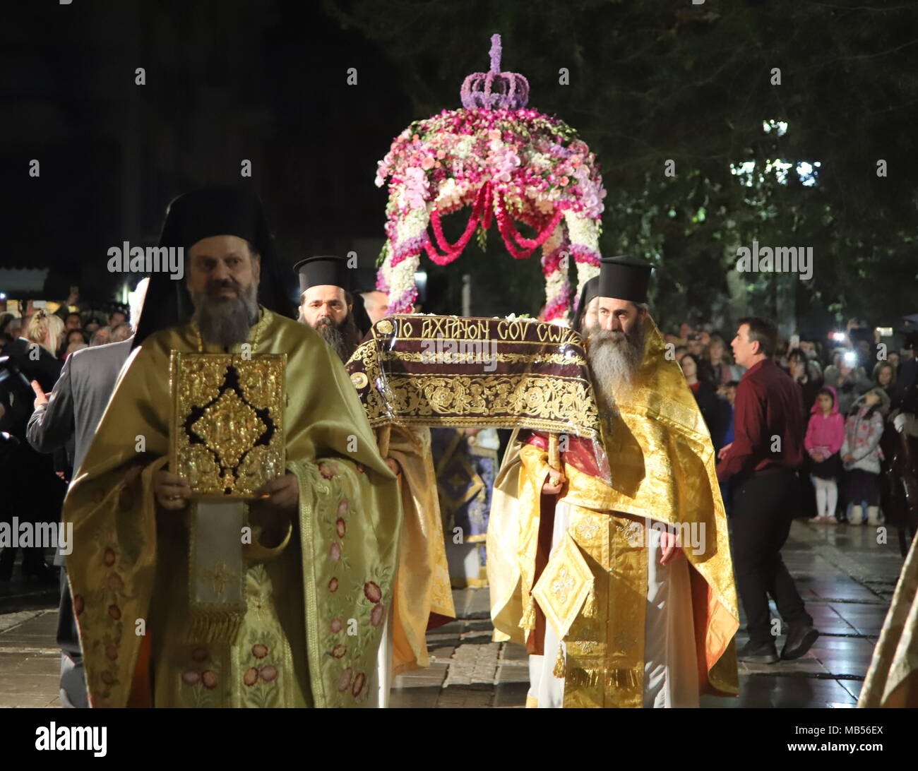 Athens, Greece. 06th Apr, 2018. Hundreds of Greek Orthodox believers ...
