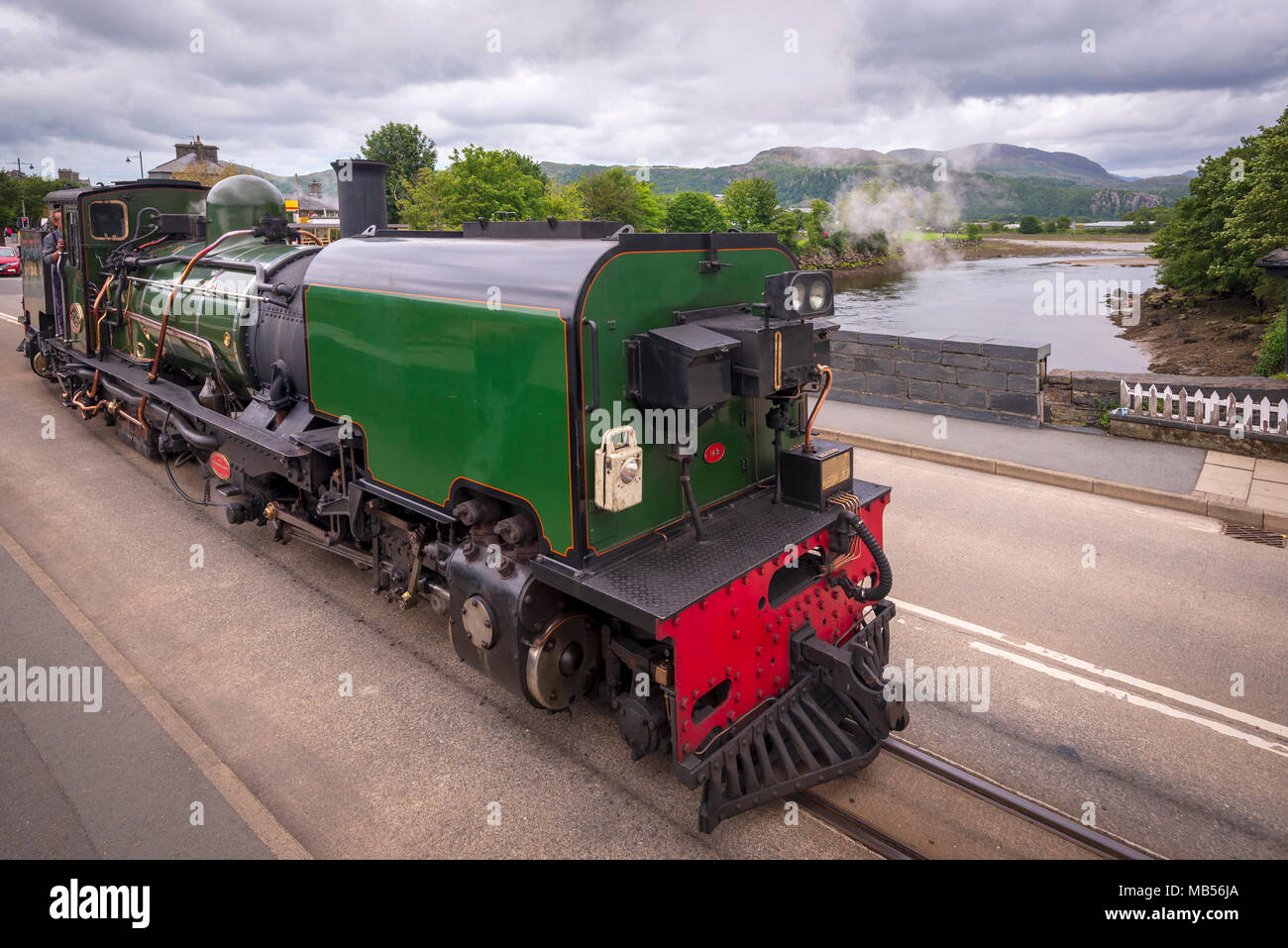 Ex-SAR Class NGG16 Garratt loco arriving at Porthmadog harbour in ...