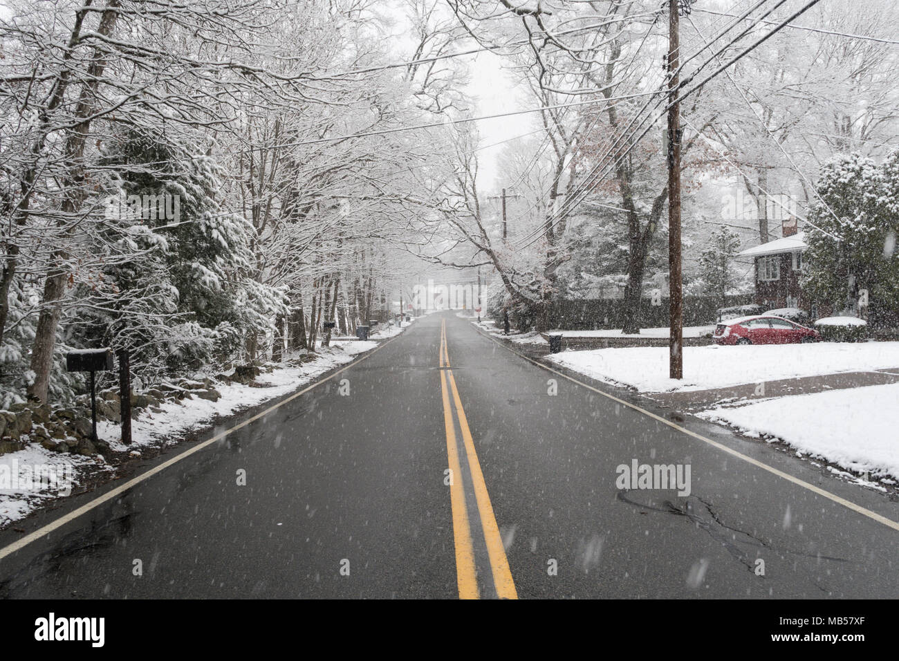 Snowstorm road hi-res stock photography and images - Alamy
