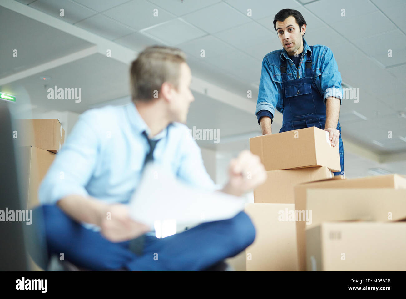 Unloading process hi-res stock photography and images - Alamy